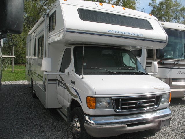 USED 2004 WINNEBAGO MINI WINNIE 29B - Overview | Berryland Campers