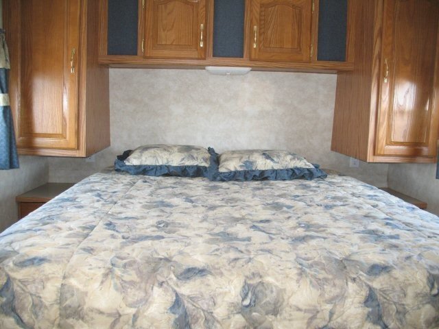 USED 2004 KEYSTONE TAIL-GATOR 329 - Overview | Berryland Campers