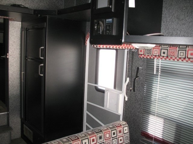 USED 2004 FLEETWOOD GEAR BOX 335FS - Overview | Berryland Campers