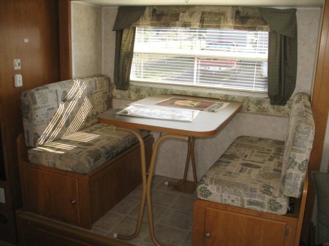 USED 2004 COLEMAN CARAVAN C25SB - Overview | Berryland Campers