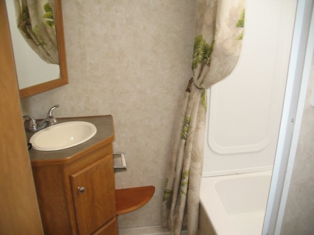 USED 2004 COLEMAN CARAVAN C25SB - Overview | Berryland Campers