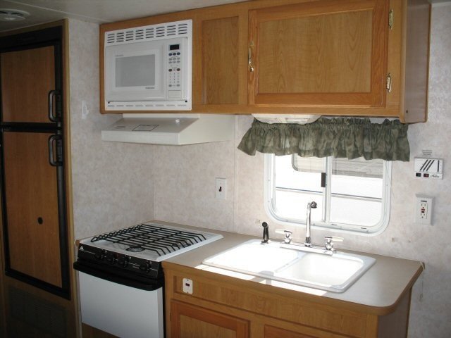 USED 2001 SKYLINE LAYTON 2510 - Overview | Berryland Campers
