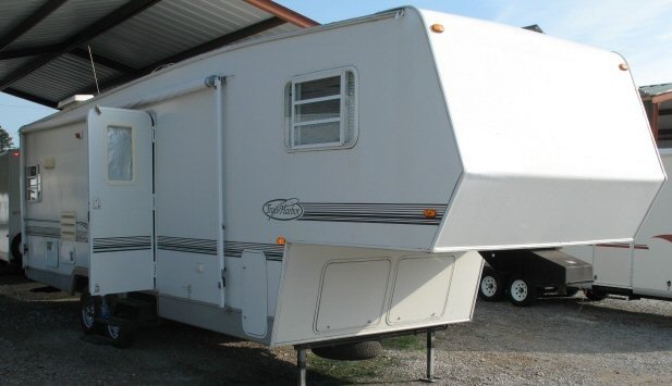 USED 1999 R-VISION TRAIL-HARBOR 5W - Overview | Berryland Campers