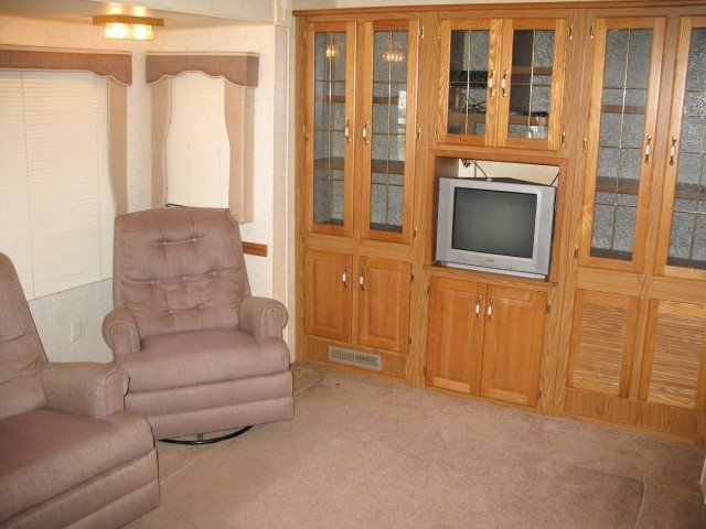 USED 1997 KING OF THE ROAD ROYAL VILLA 36CK - Overview | Berryland Campers