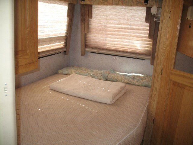 USED 1997 DYNAMAX ISATA TOURING SEDAN - Overview | Berryland Campers