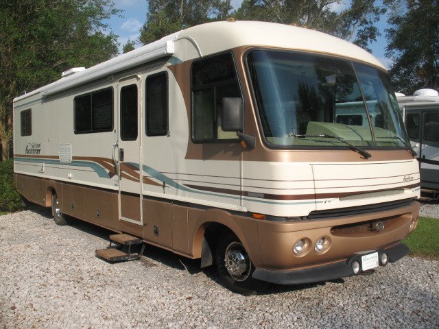 USED 1996 FLEETWOOD PACE ARROW VISION - Overview | Berryland Campers