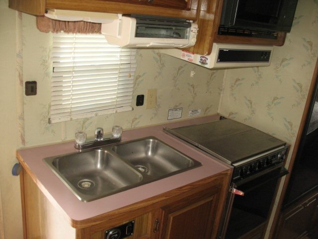 USED 1989 HONEY HONEY 26 - Overview | Berryland Campers