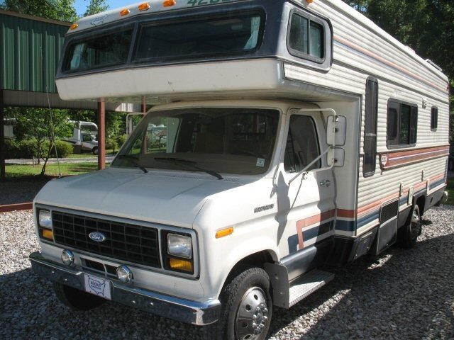 USED 1983 HOLIDAY RAMBLER AMBASSADOR 26 - Overview | Berryland Campers