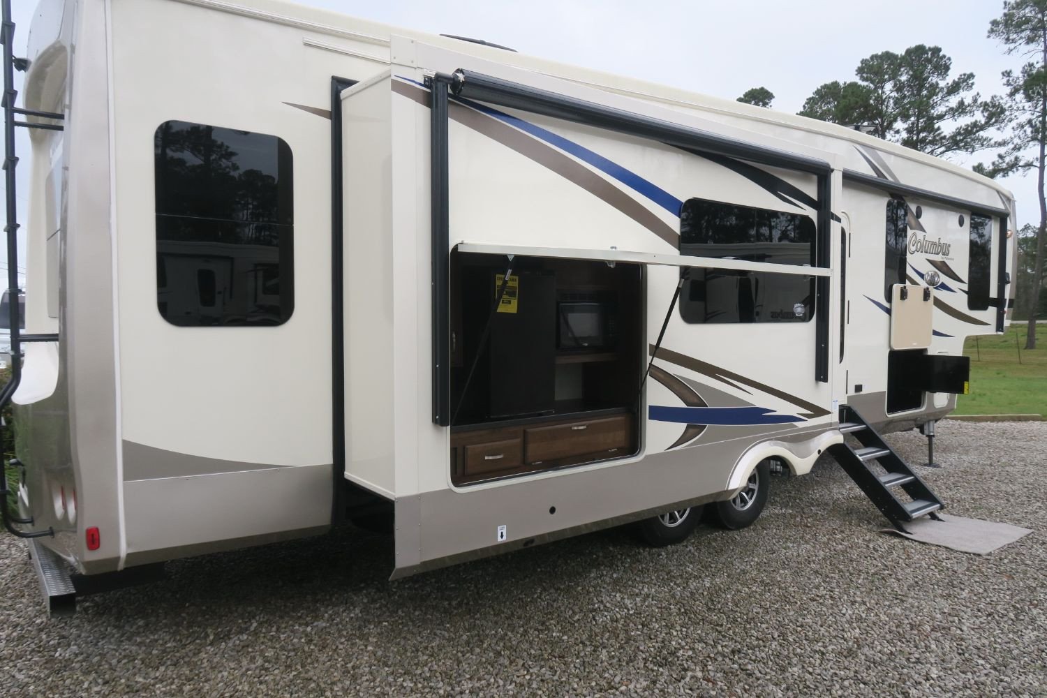 NEW 2019 COLUMBUS 1492 366RL - Overview | Berryland Campers