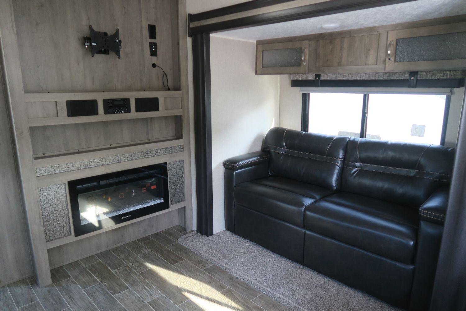 NEW 2020 PUMA DESTINATION 39FKL - Overview | Berryland Campers