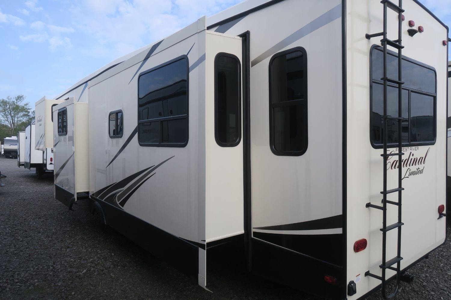 NEW 2020 CARDINAL LIMITED 377MBLE - Overview | Berryland Campers