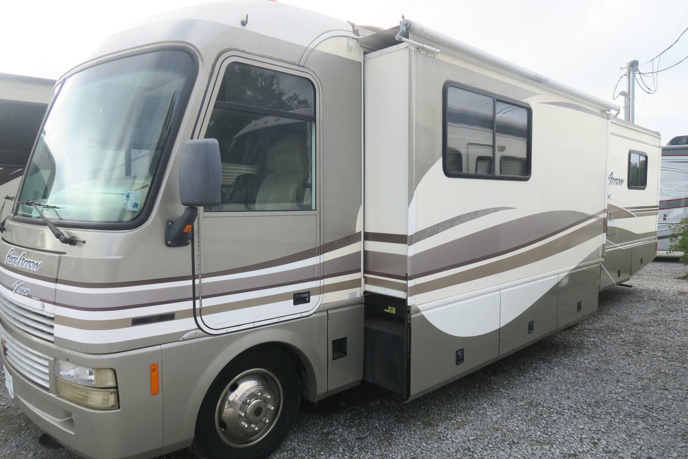 USED 1999 PACE ARROW VISION - Overview | Berryland Campers