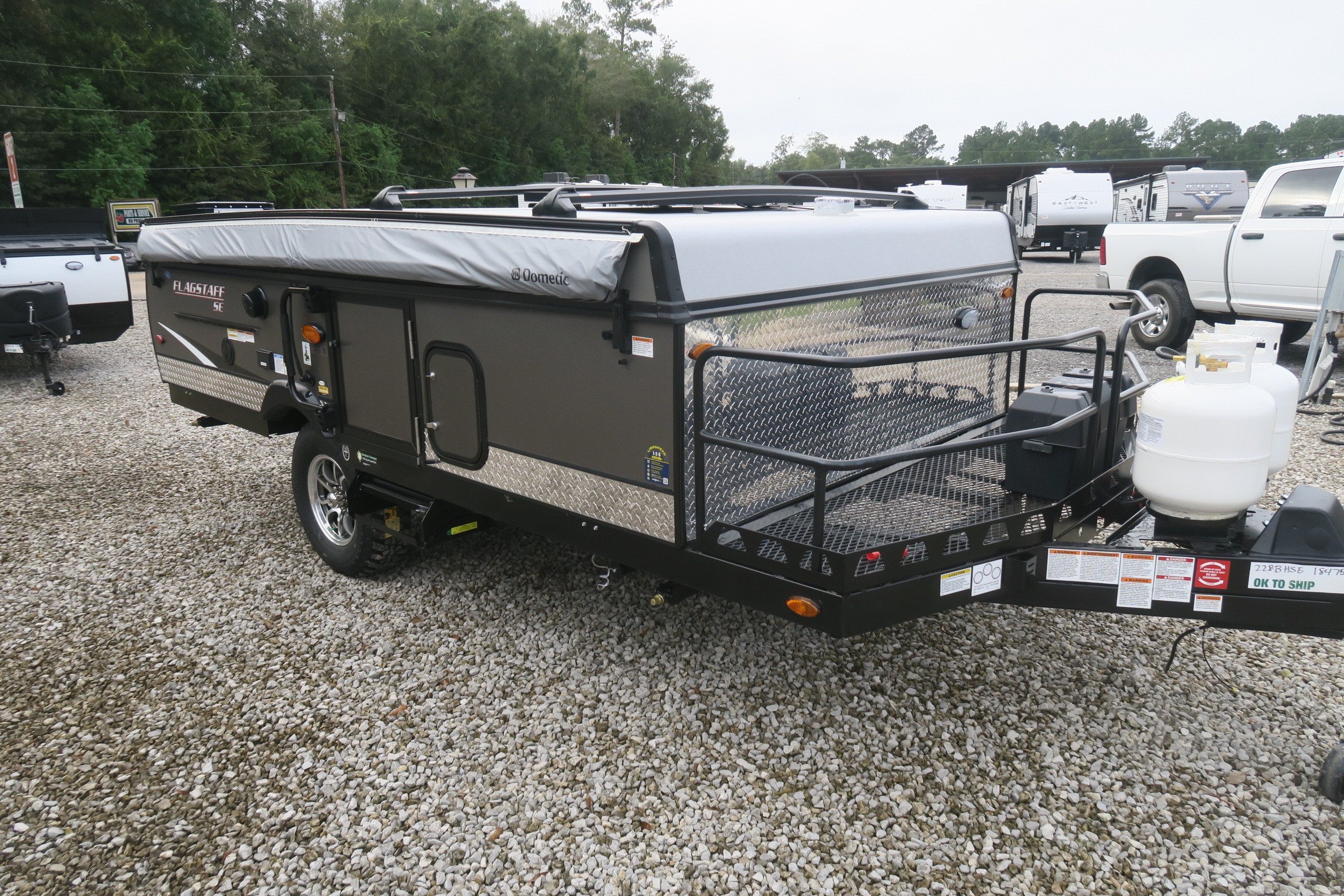 NEW 2021 FLAGSTAFF HARDSIDE POP-UP CAMPERS 228BHSE - Overview ...