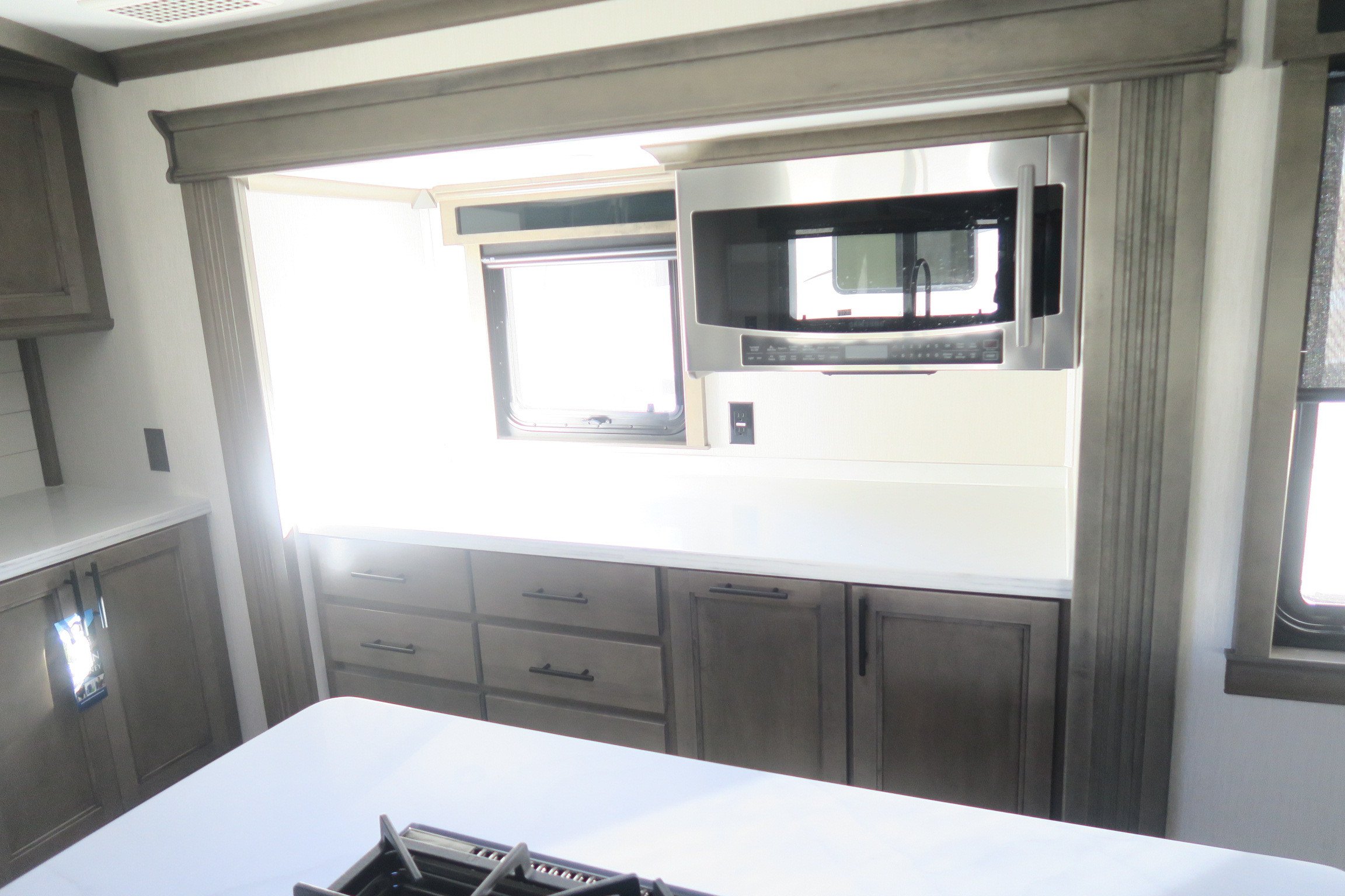 NEW 2021 RIVERSTONE LEGACY 42FSKG - Overview | Berryland Campers