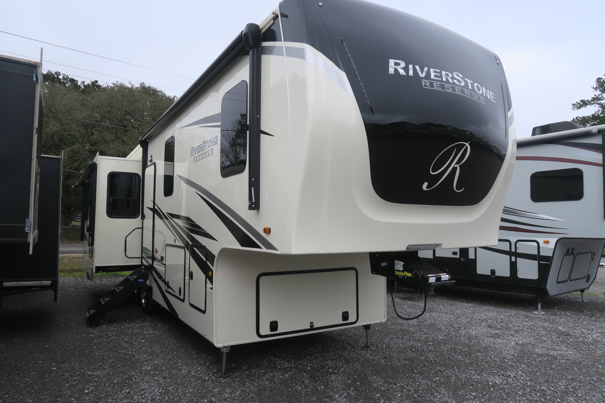 NEW 2021 RIVERSTONE 3670RL - Overview | Berryland Campers