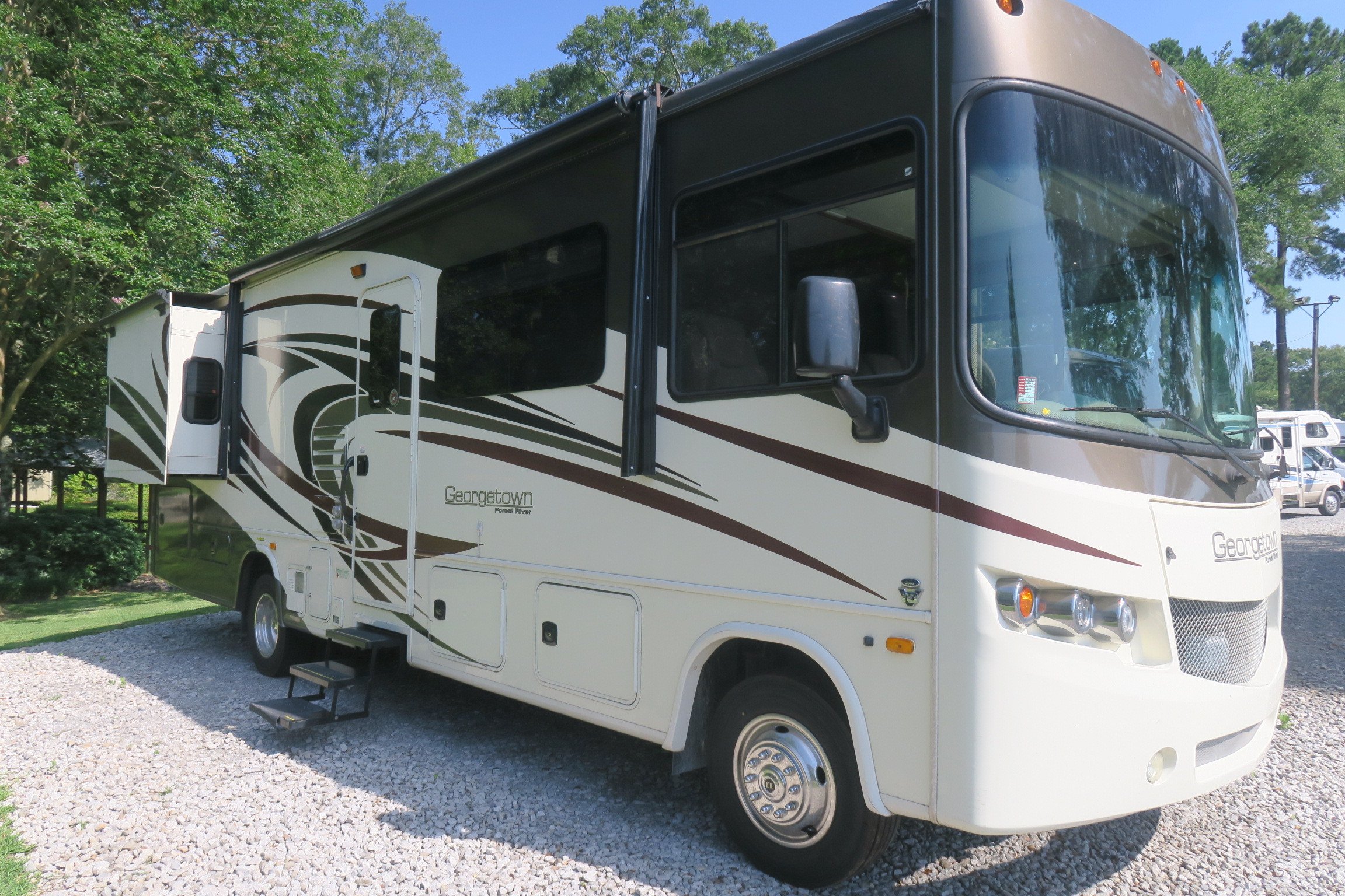 USED 2015 GEORGETOWN 310 - Overview | Berryland Campers