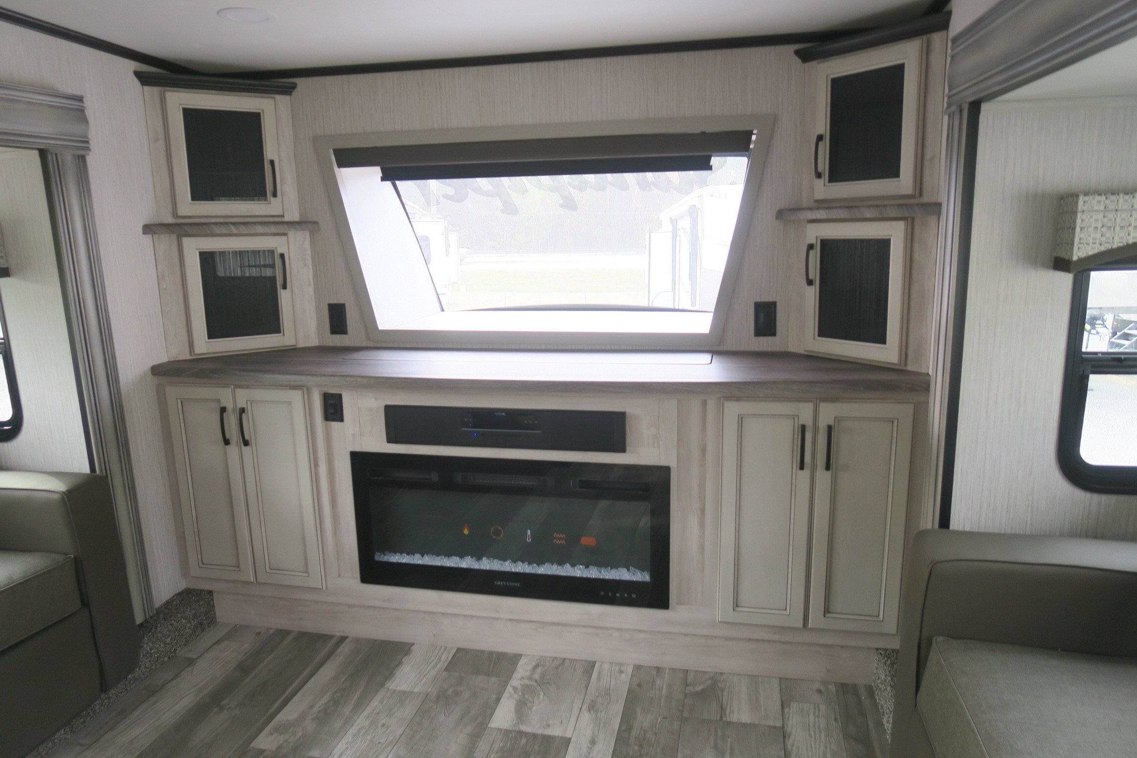 NEW 2022 SANDPIPER 391FLRB - Overview | Berryland Campers