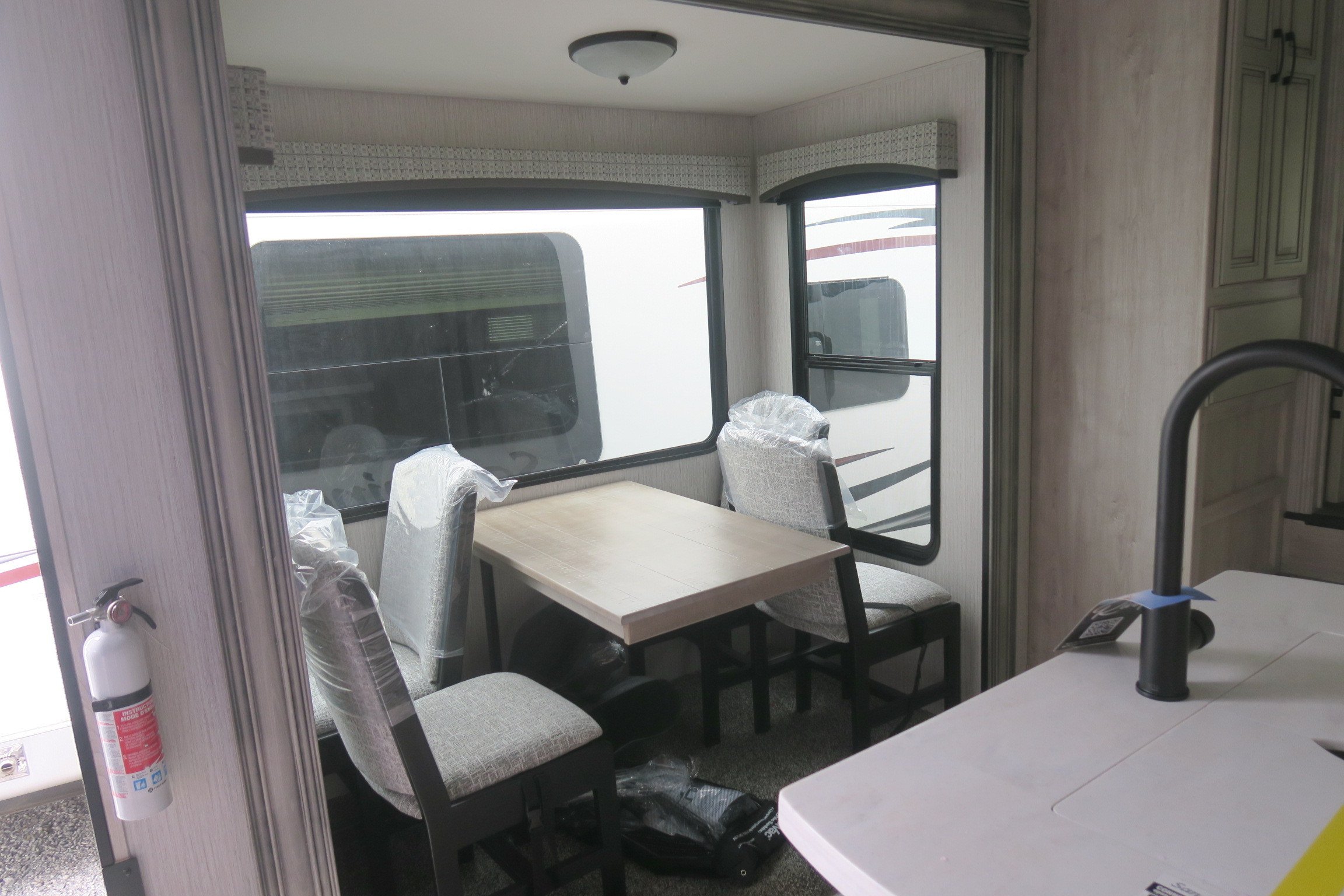 NEW 2022 SANDPIPER 391FLRB - Overview | Berryland Campers