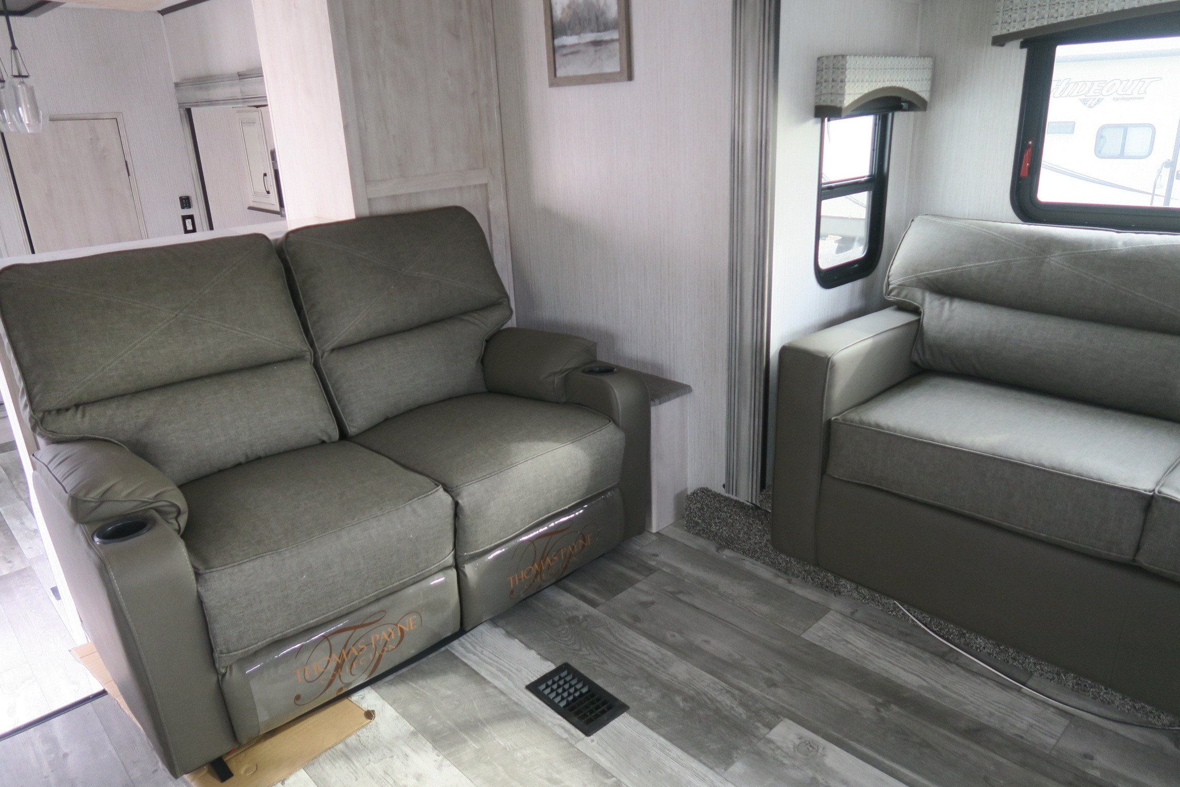 NEW 2022 SANDPIPER 391FLRB - Overview | Berryland Campers