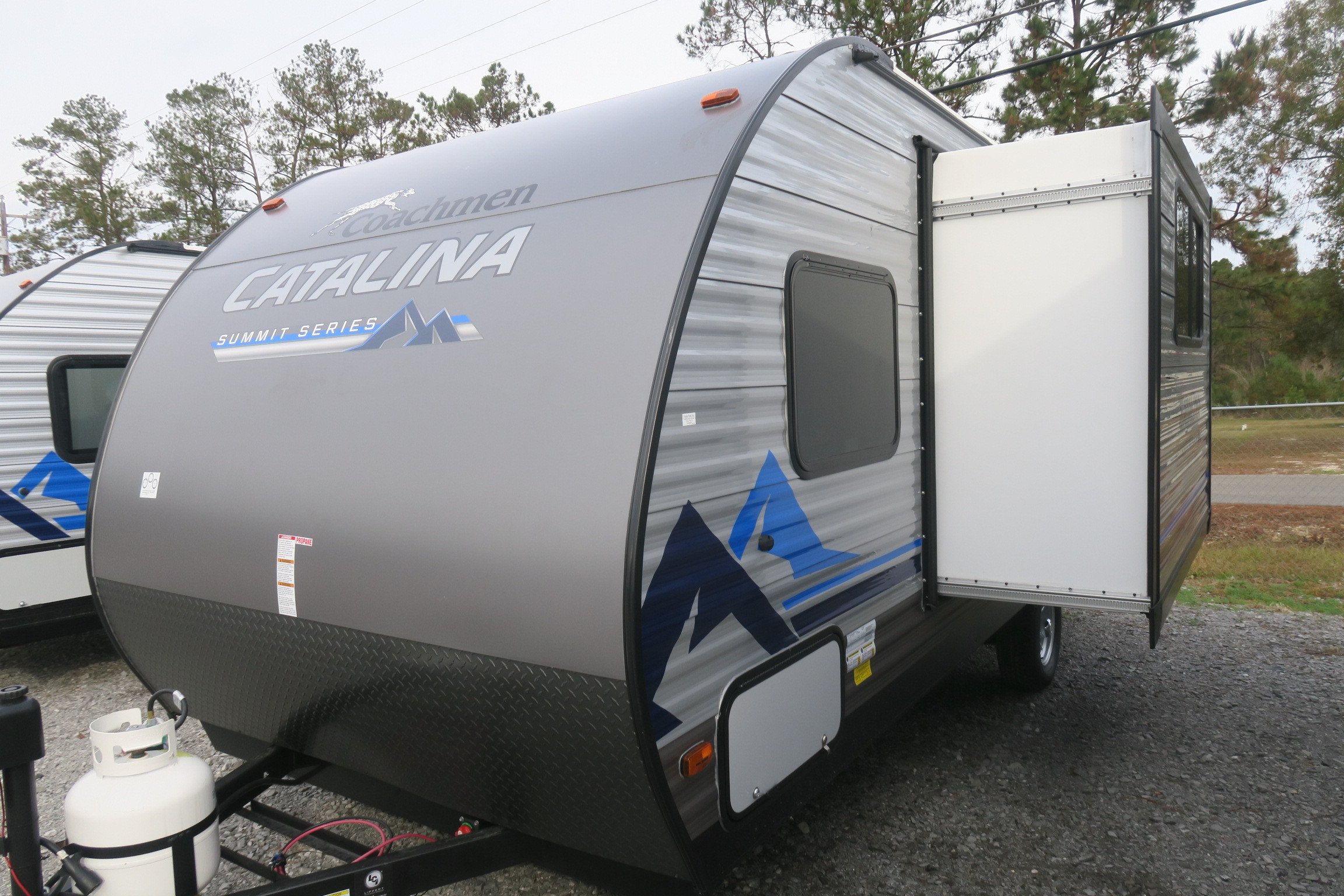 NEW 2022 CATALINA SUMMIT 184BHS - Overview | Berryland Campers