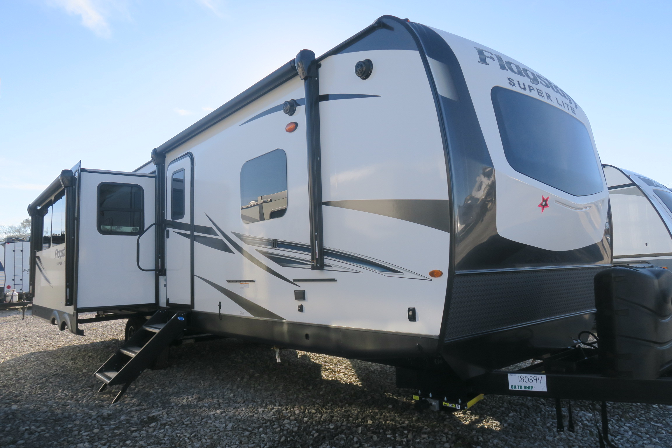 NEW 2022 FLAGSTAFF SUPER LITE 29RLBS - Overview | Berryland Campers