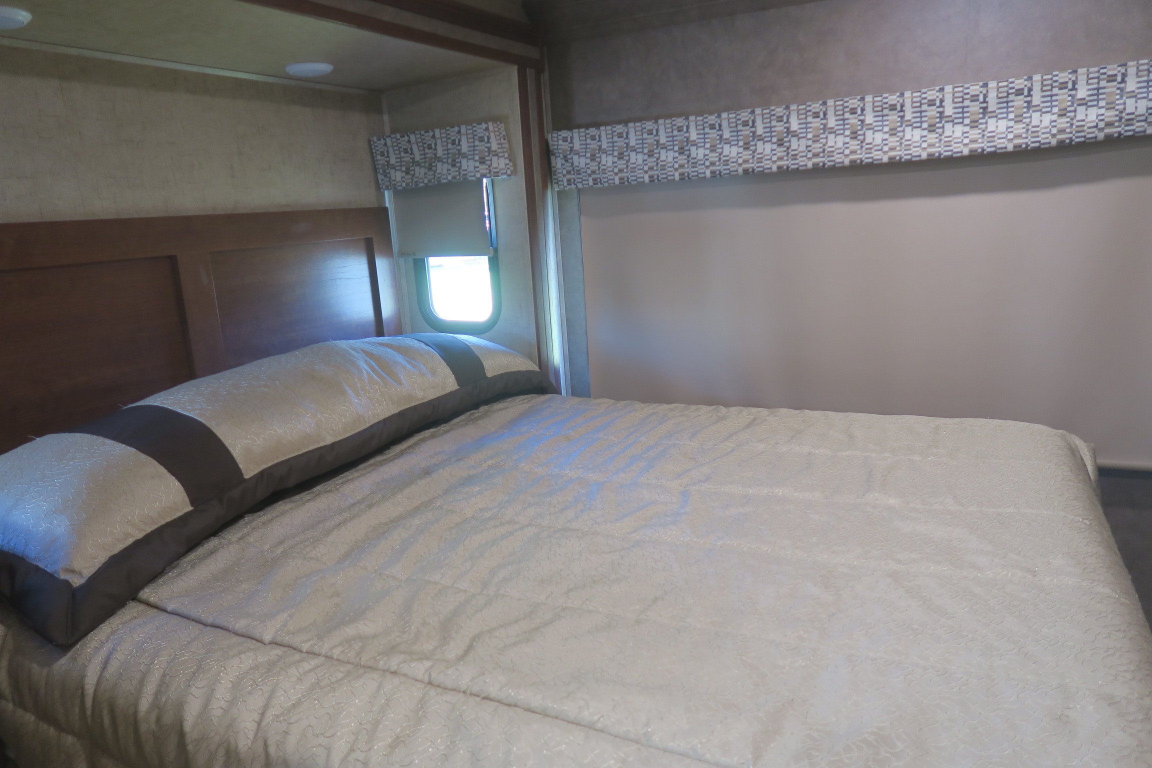USED 2016 SUNSEEKER 3010 DS - Overview | Berryland Campers