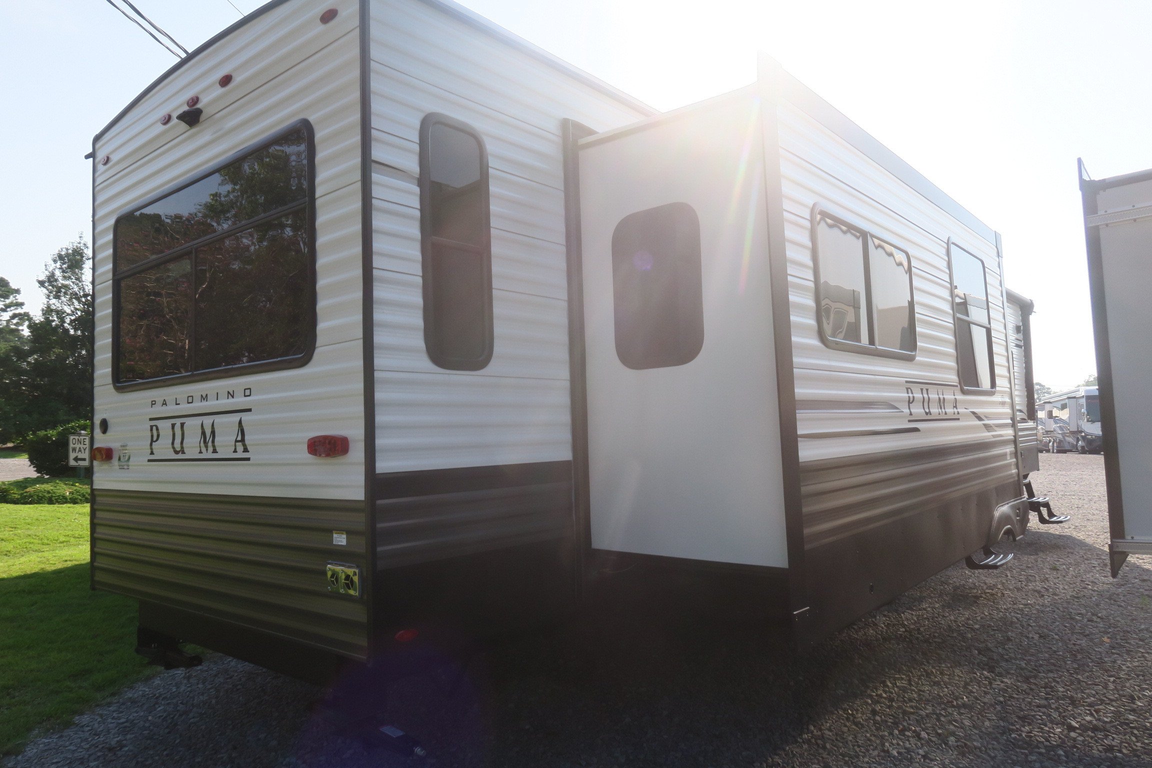 NEW 2022 PUMA DESTINATION 38RLB - Overview | Berryland Campers