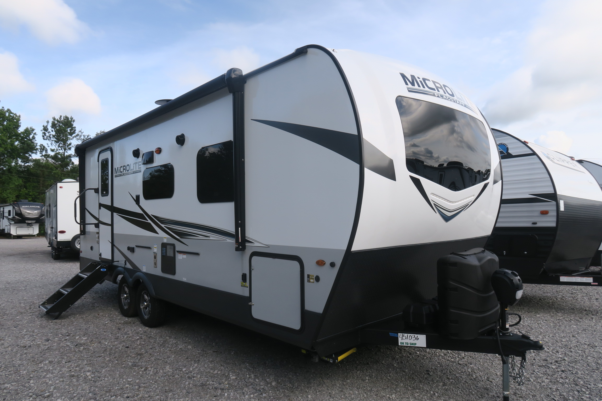 NEW 2022 FLAGSTAFF MICRO LITE 25FBLS - Overview | Berryland Campers