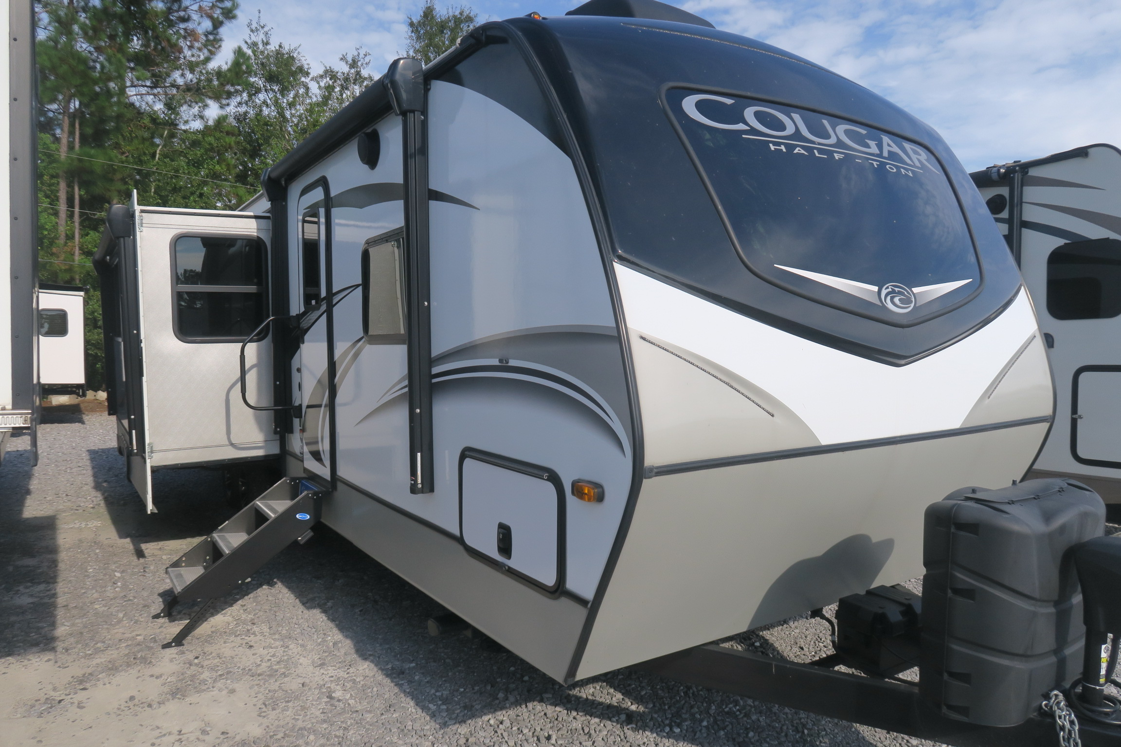 USED 2021 COUGAR 32TSB - Overview | Berryland Campers