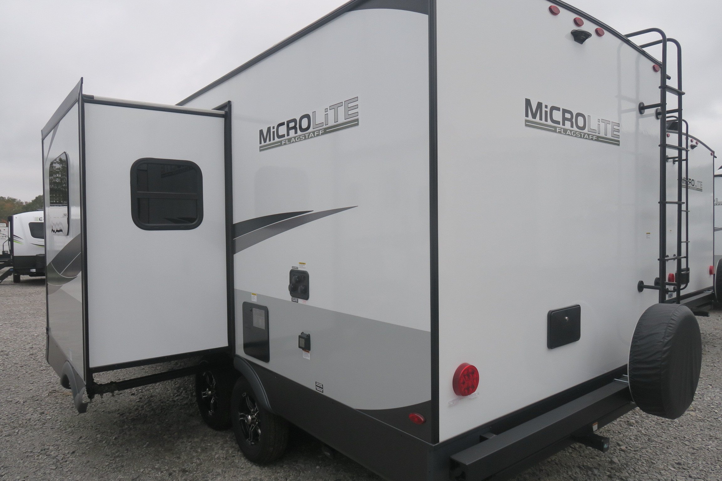 NEW 2023 FLAGSTAFF MICRO LITE 22FBS - Overview | Berryland Campers