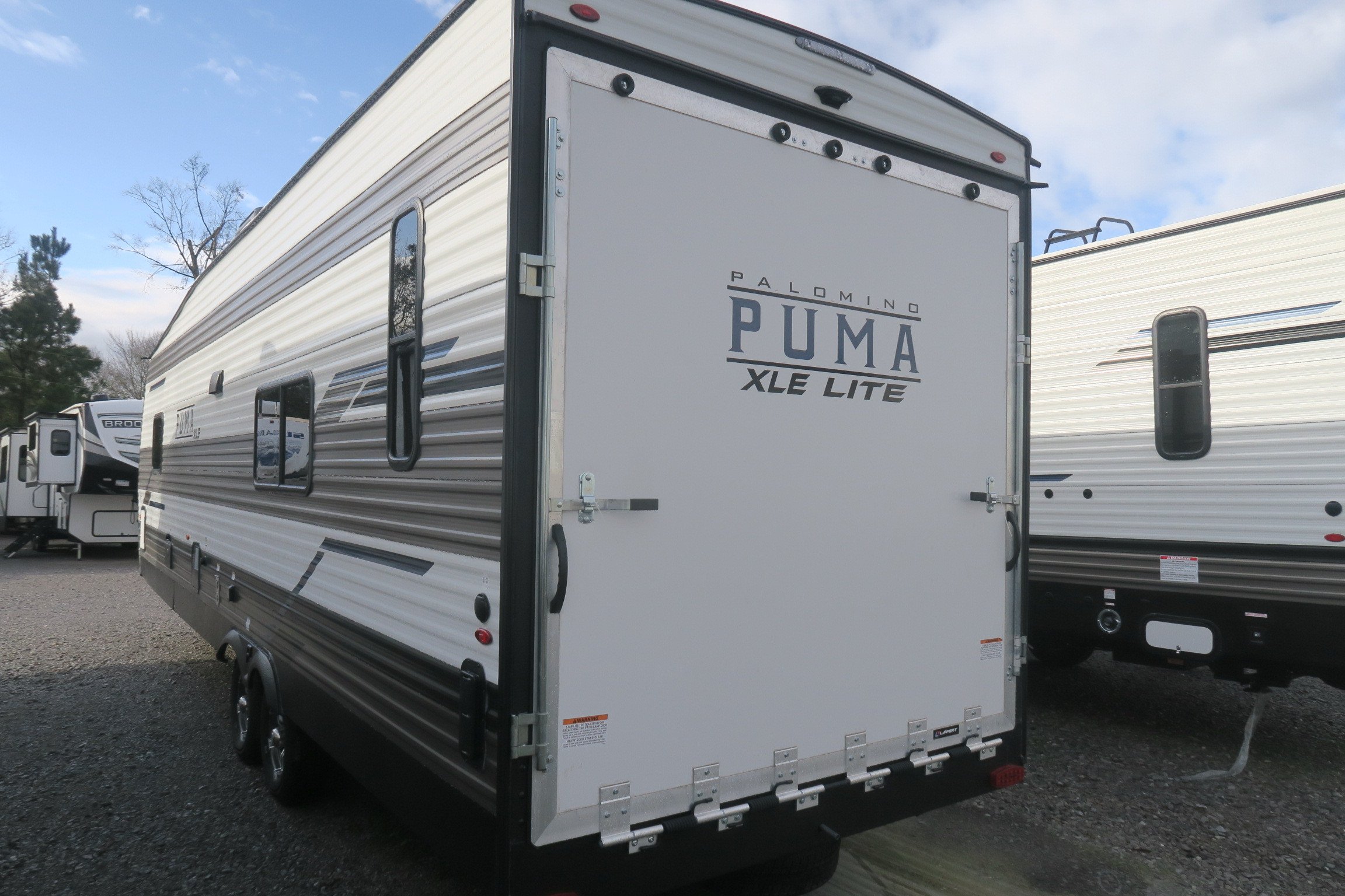 NEW 2023 PUMA XLE LITE 27QBC - Overview | Berryland Campers