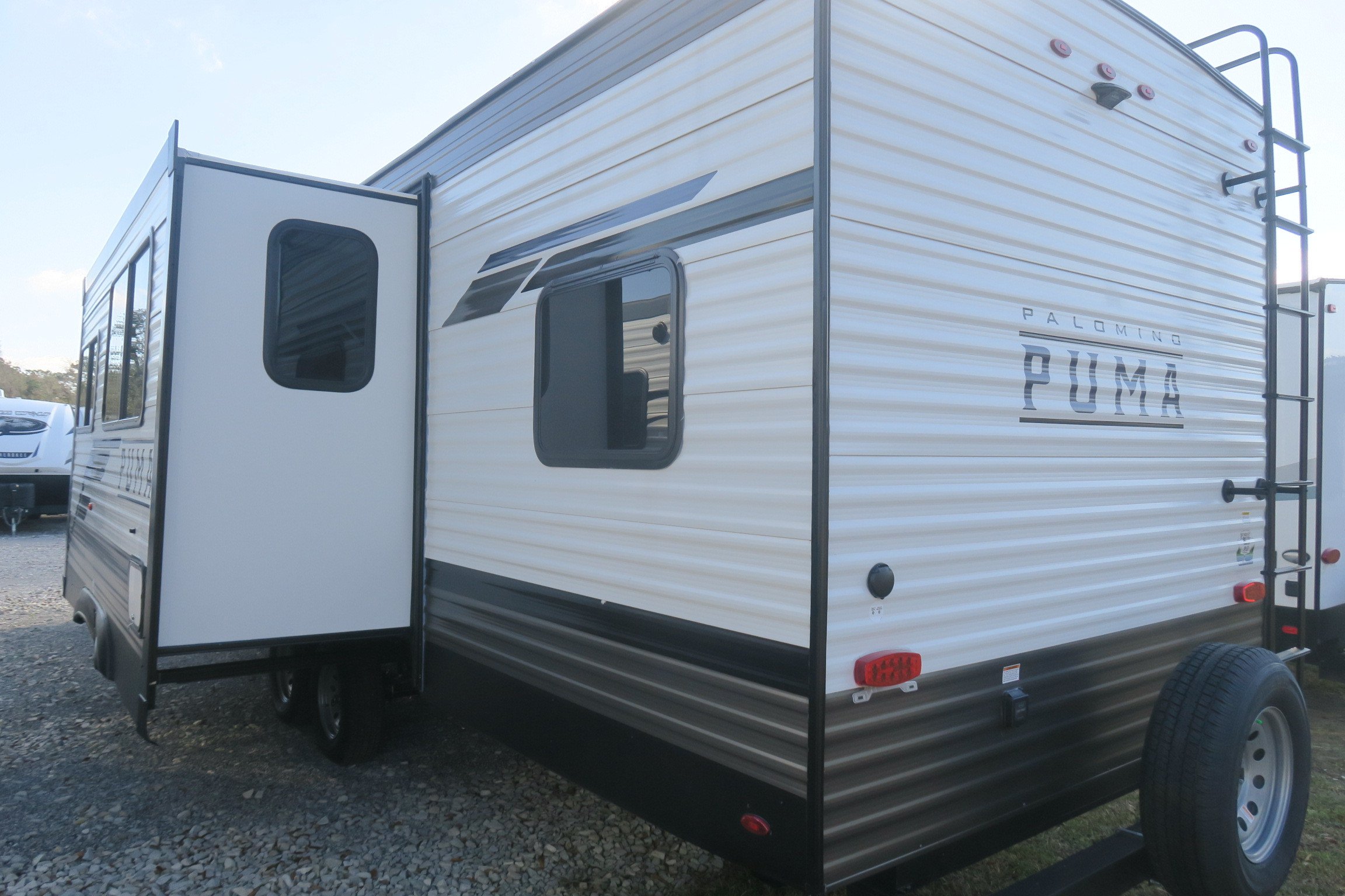 NEW 2023 PUMA 28BHSS - Overview | Berryland Campers