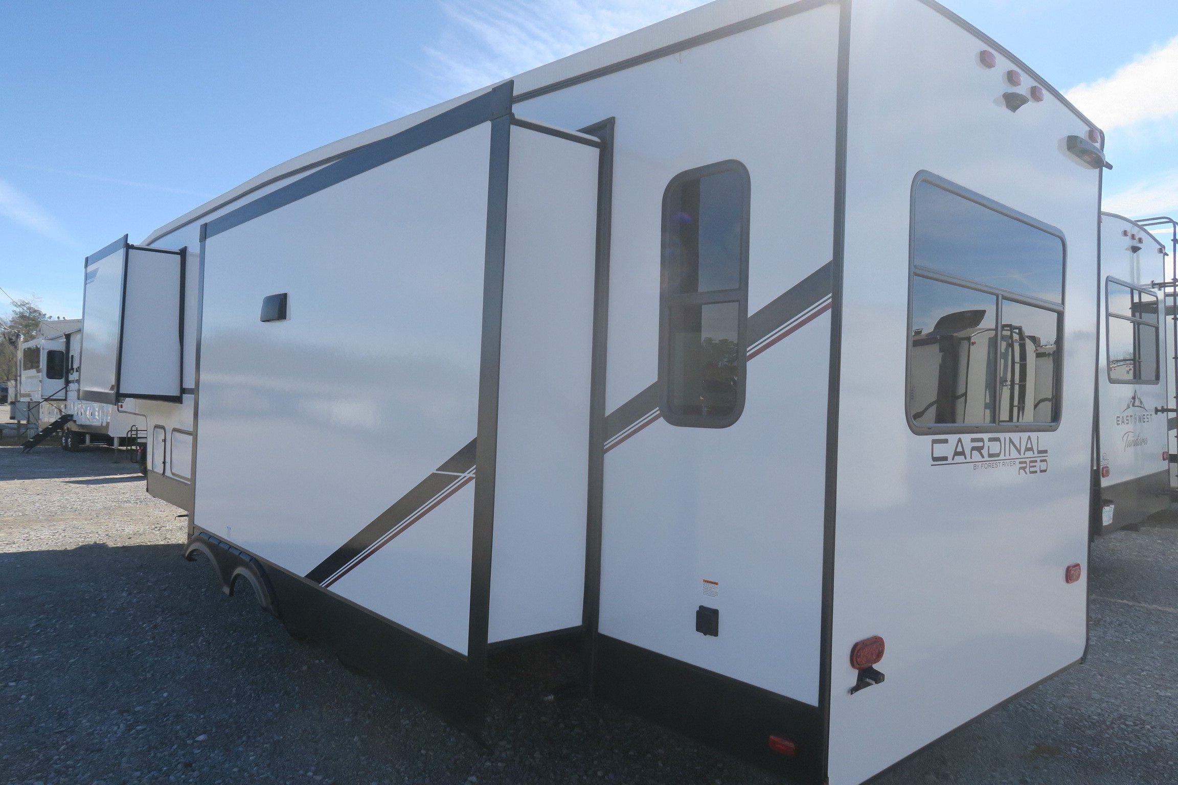 NEW 2023 CARDINAL RED 31RL - Overview | Berryland Campers