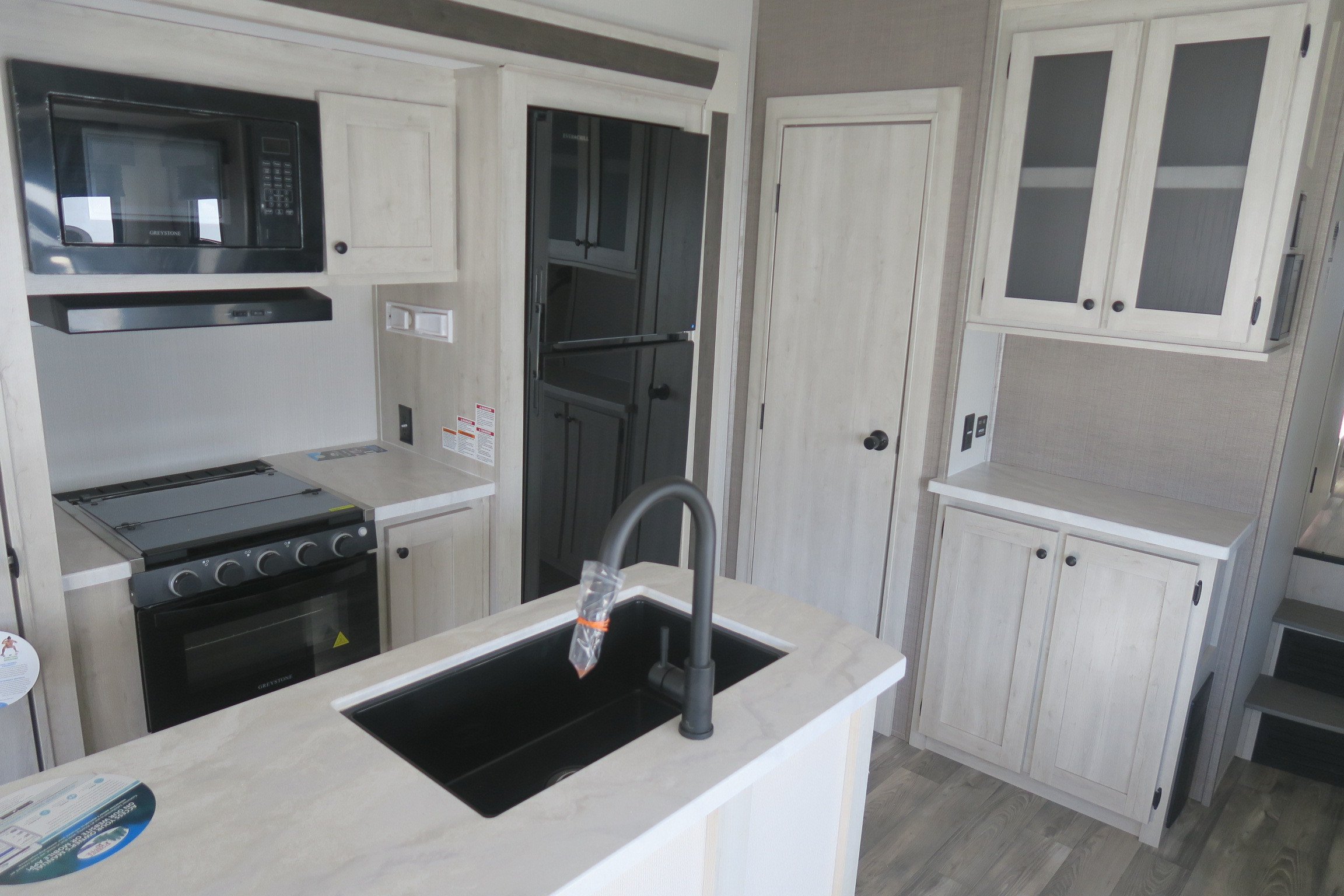 NEW 2023 CARDINAL RED 31RL - Overview | Berryland Campers