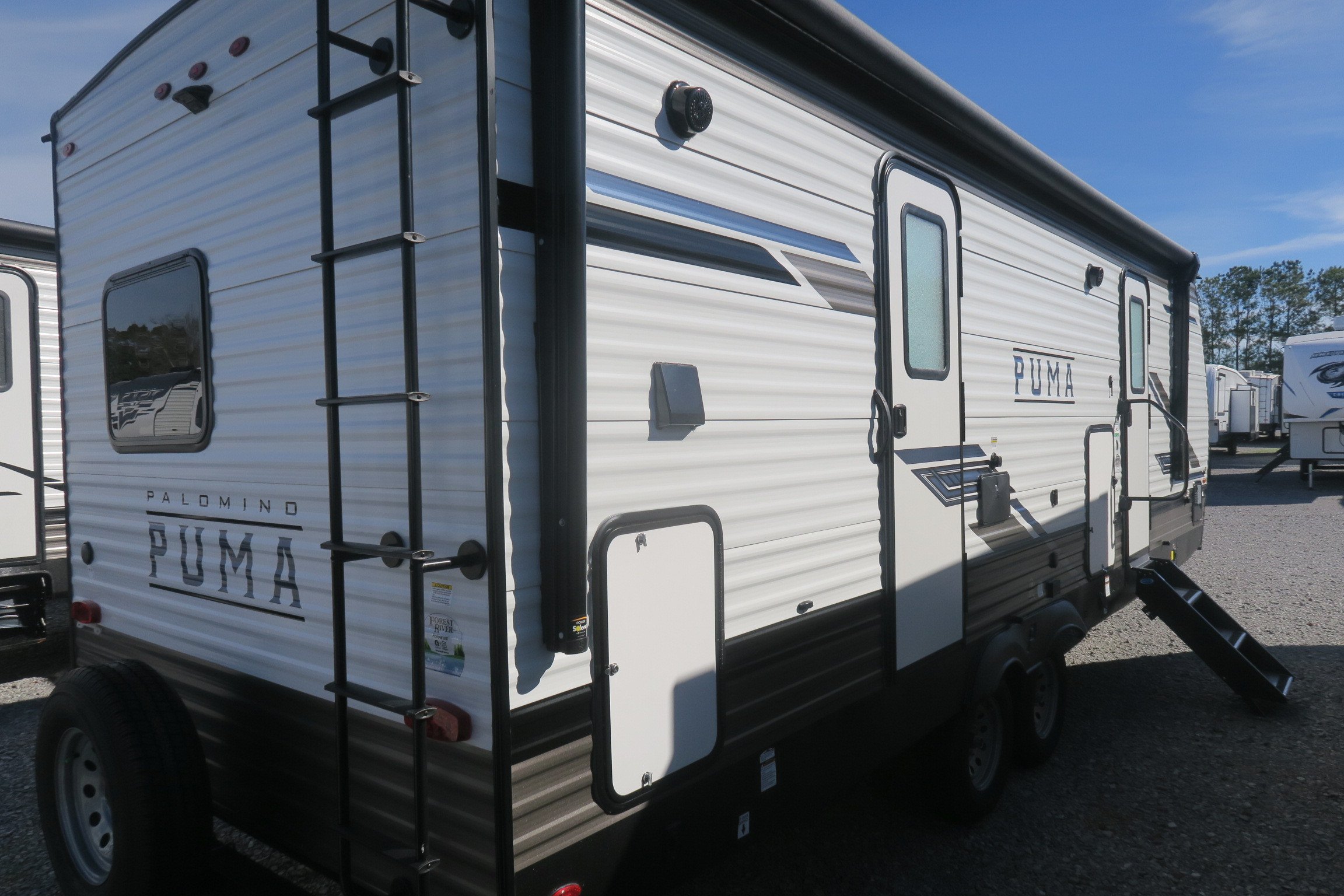 NEW 2023 PUMA 26FKDS - Overview | Berryland Campers