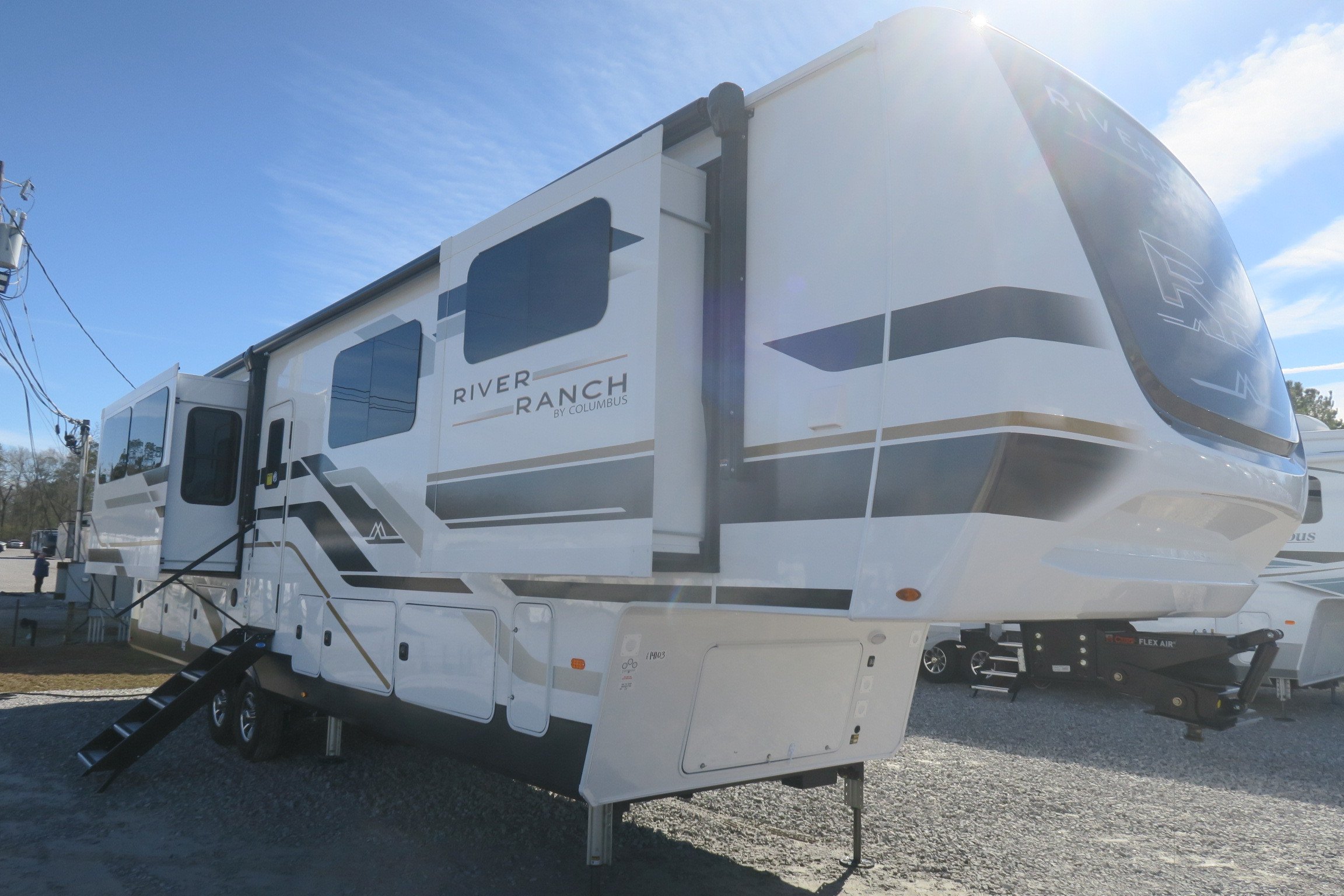 NEW 2023 RIVER RANCH 390RL - Overview | Berryland Campers