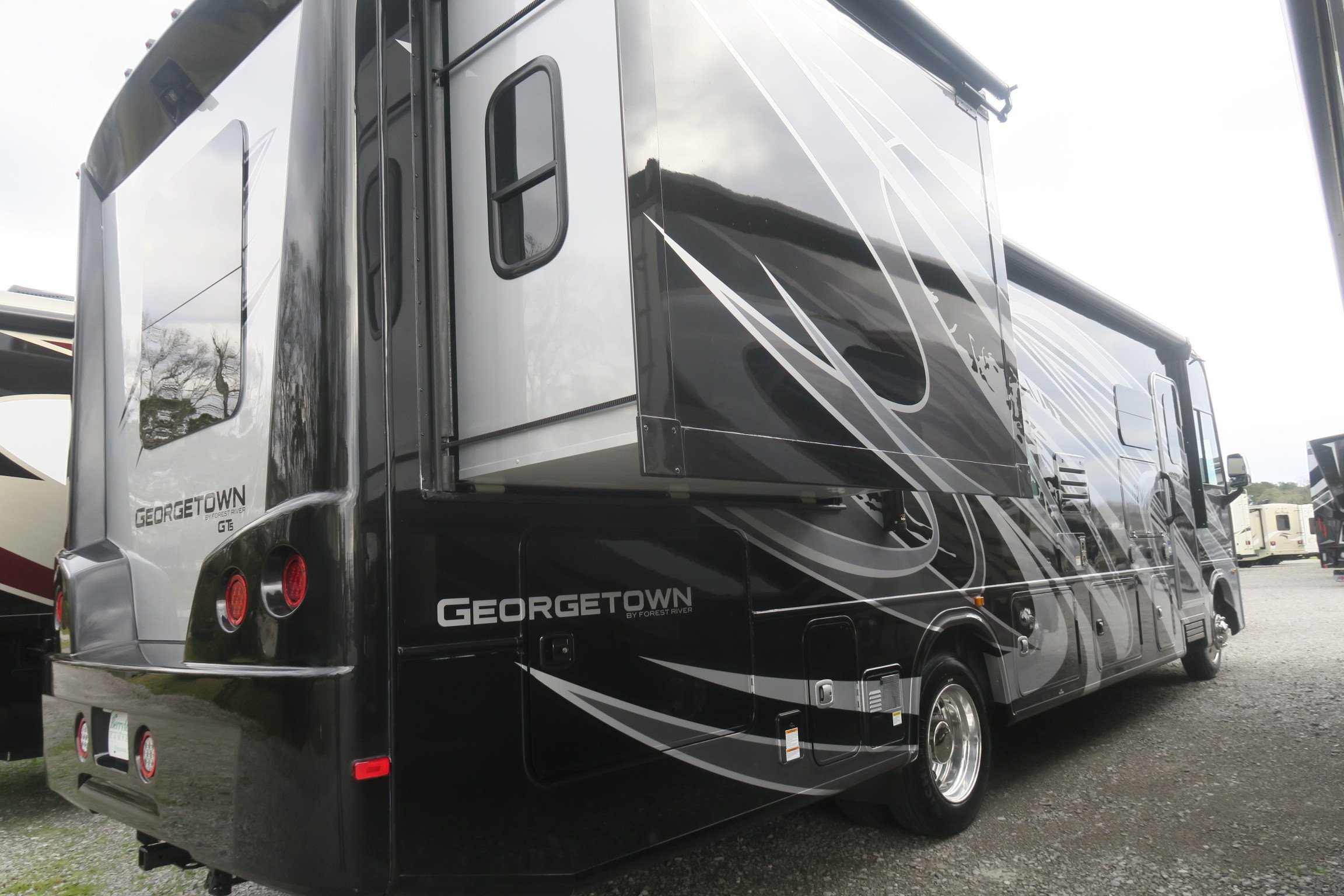 NEW 2023 GEORGETOWN 5 SERIES GT5 31L5 - Overview | Berryland Campers