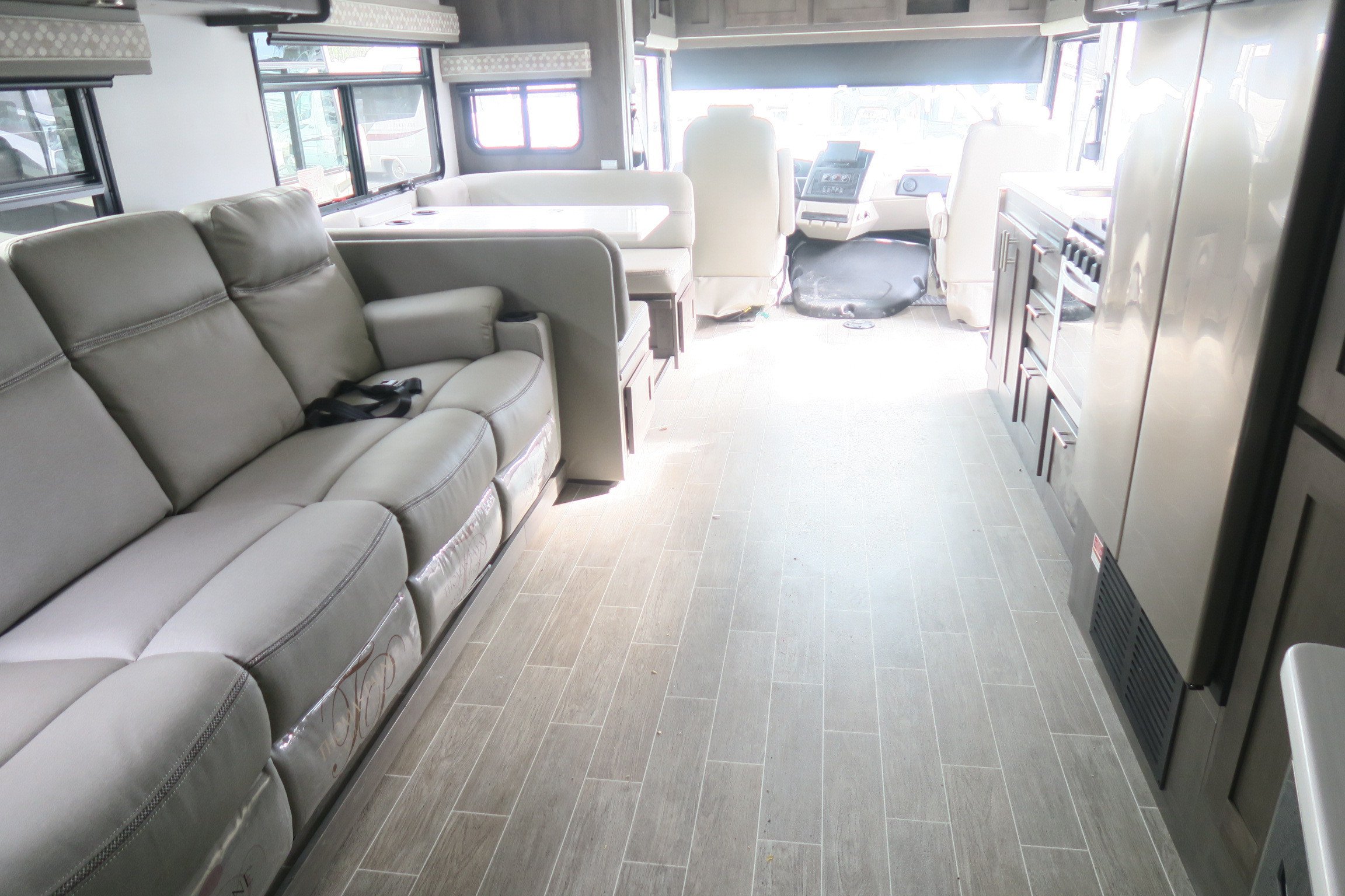 NEW 2023 GEORGETOWN 5 SERIES GT5 31L5 - Overview | Berryland Campers