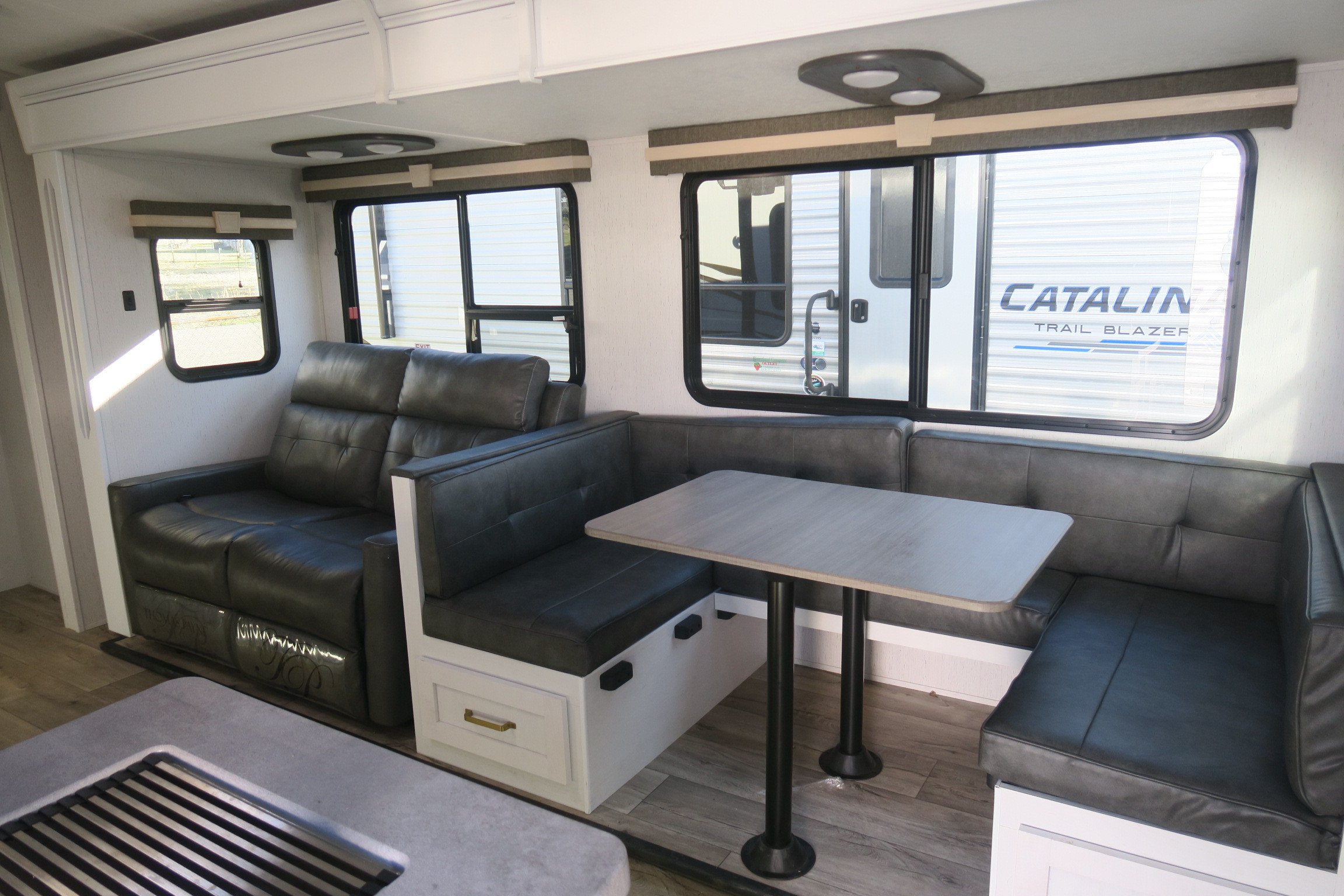 USED 2022 DUTCHMEN ASTORIA 2903BH - Overview | Berryland Campers
