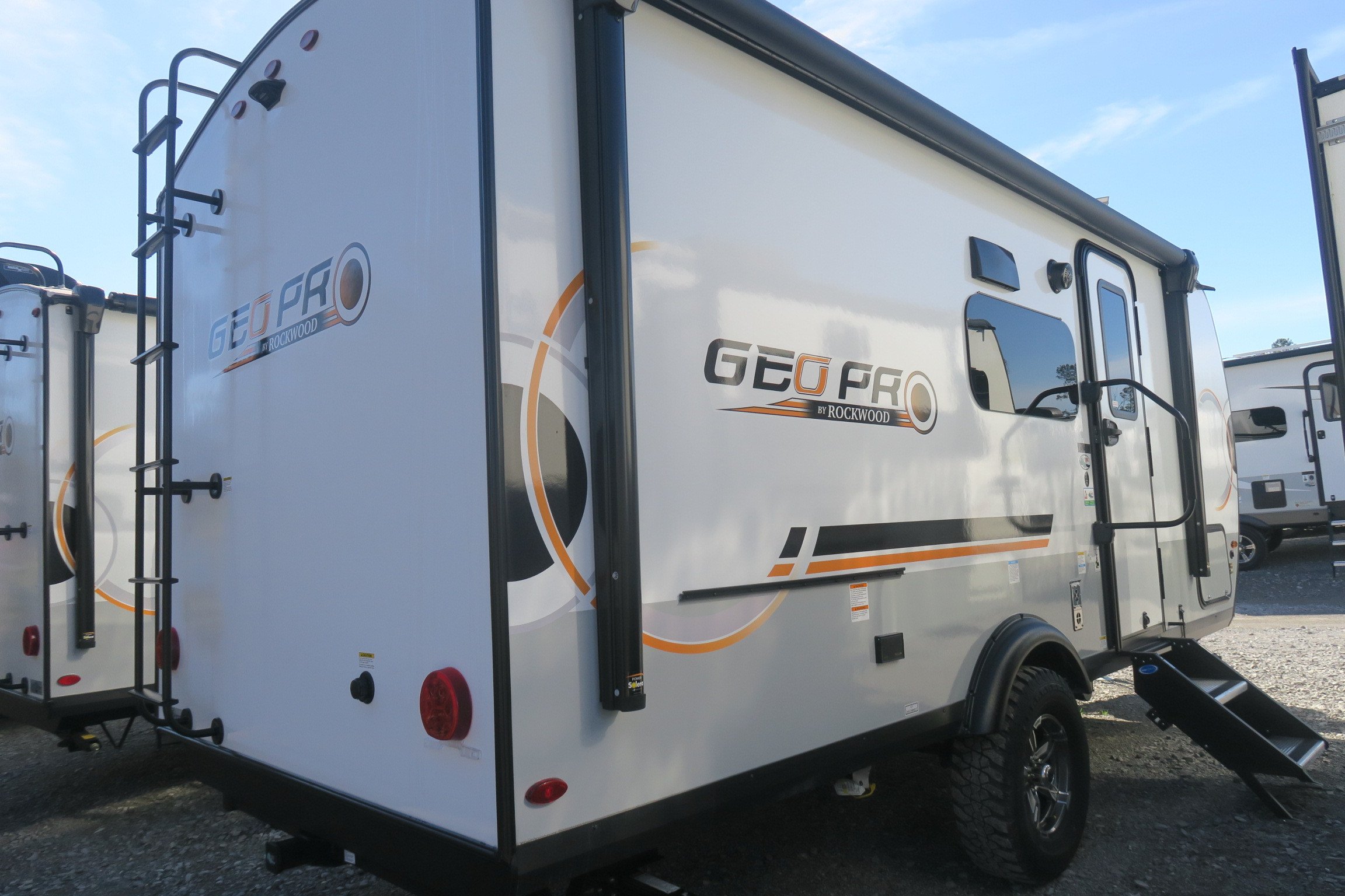 NEW 2023 ROCKWOOD GEO PRO 19BH - Overview | Berryland Campers