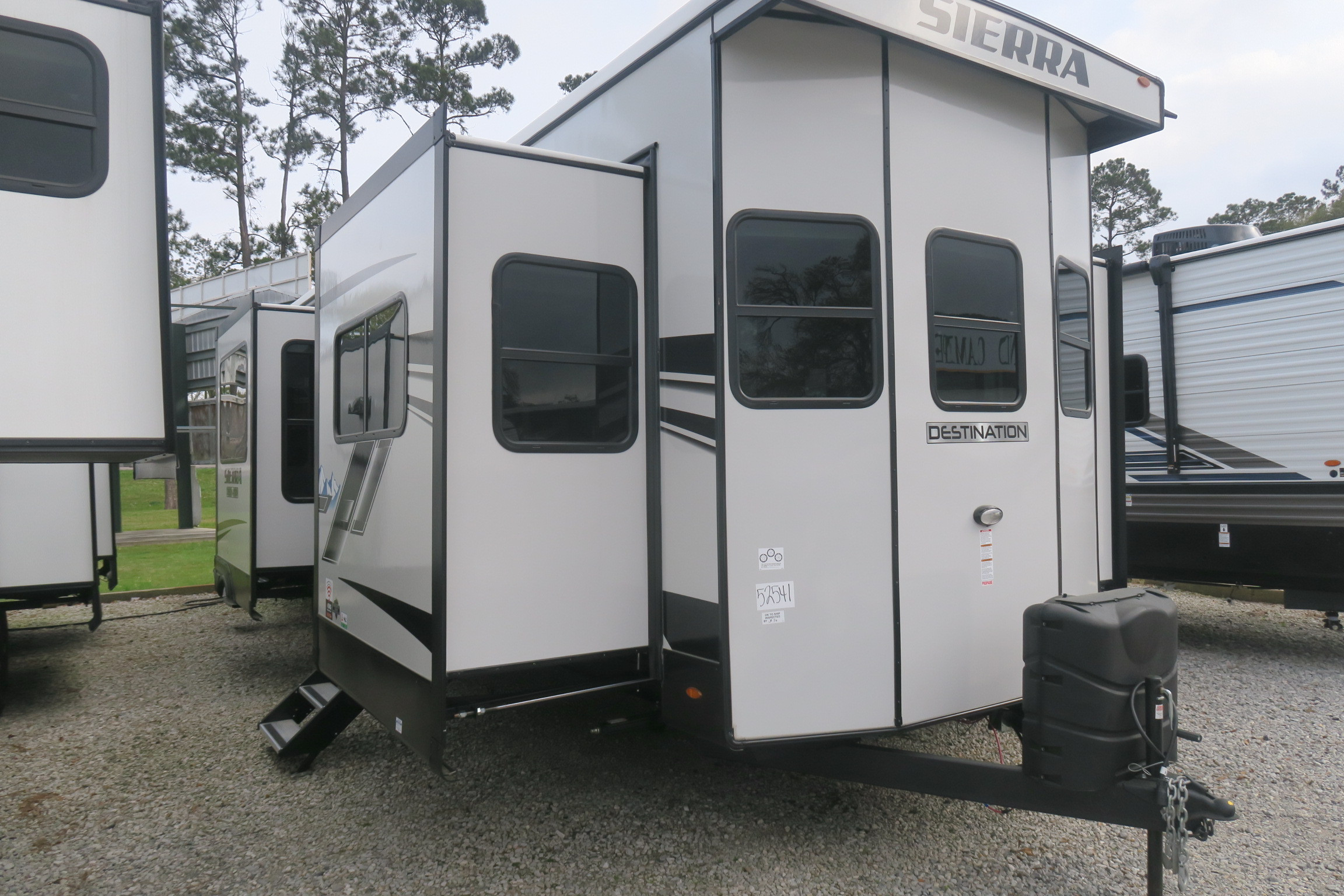 NEW 2023 SIERRA DESTINATION 420FL - Overview | Berryland Campers