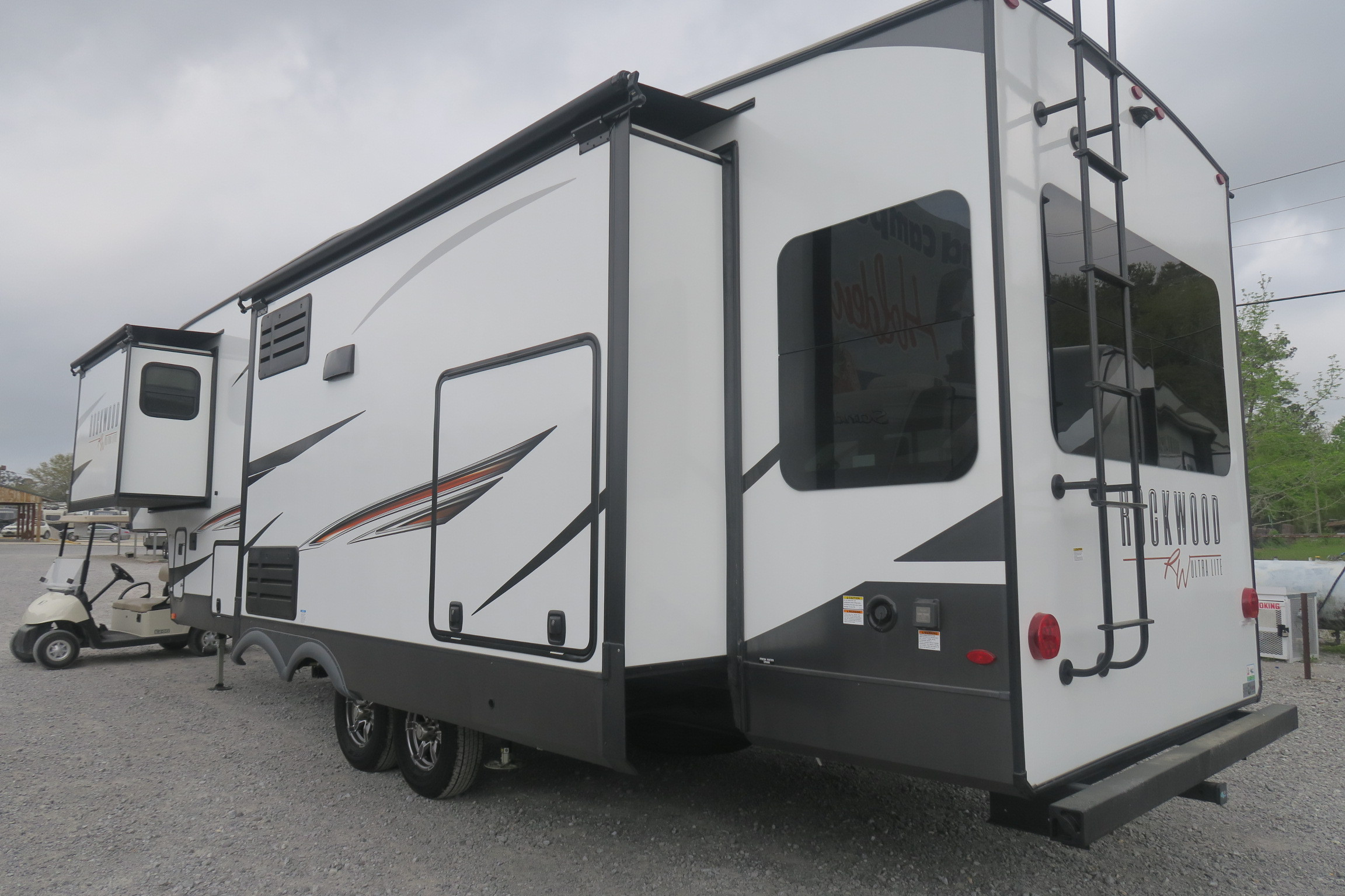 NEW 2022 ROCKWOOD SIGNATURE 2893BS - Overview | Berryland Campers