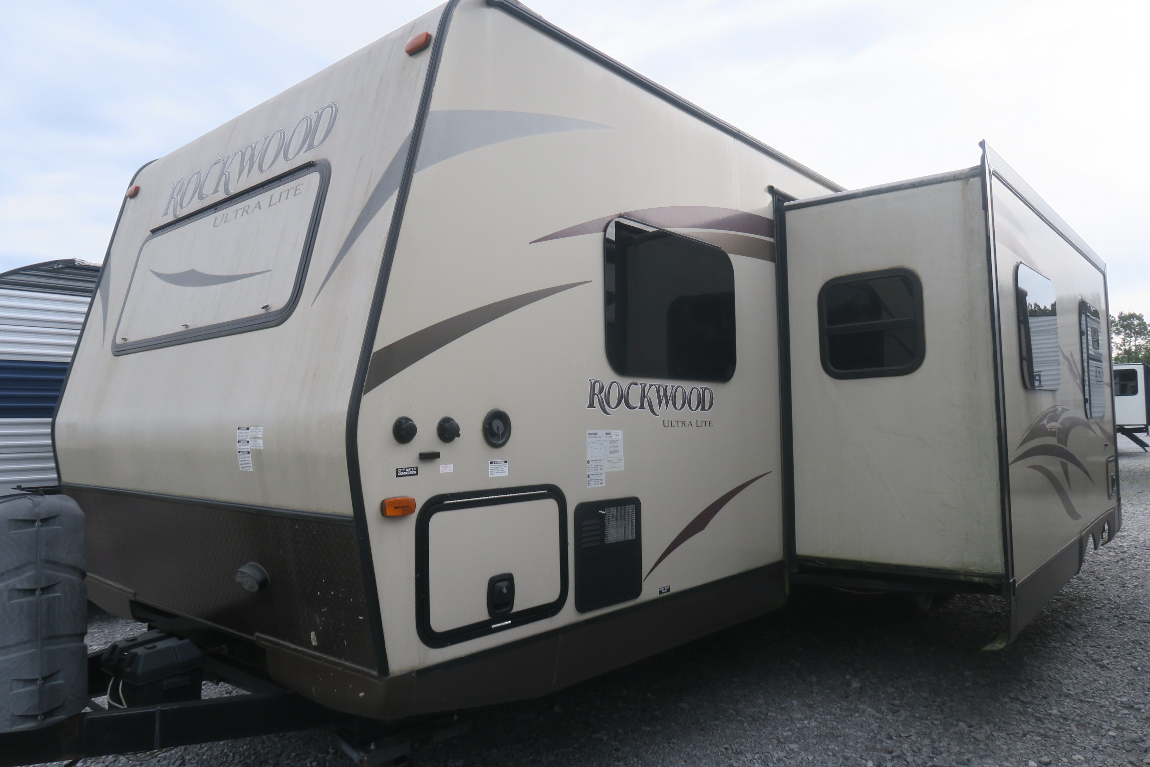 USED 2014 ROCKWOOD 2607 - Overview | Berryland Campers