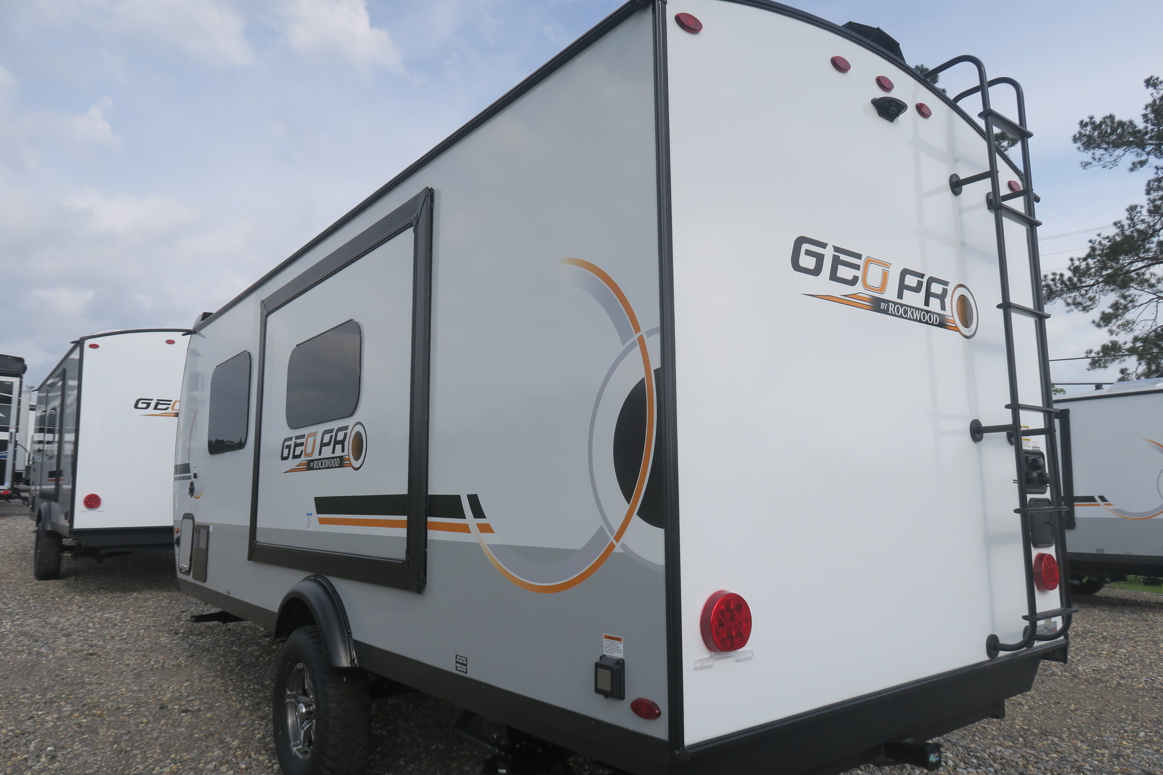 NEW 2023 ROCKWOOD GEO PRO 20FBS - Overview | Berryland Campers