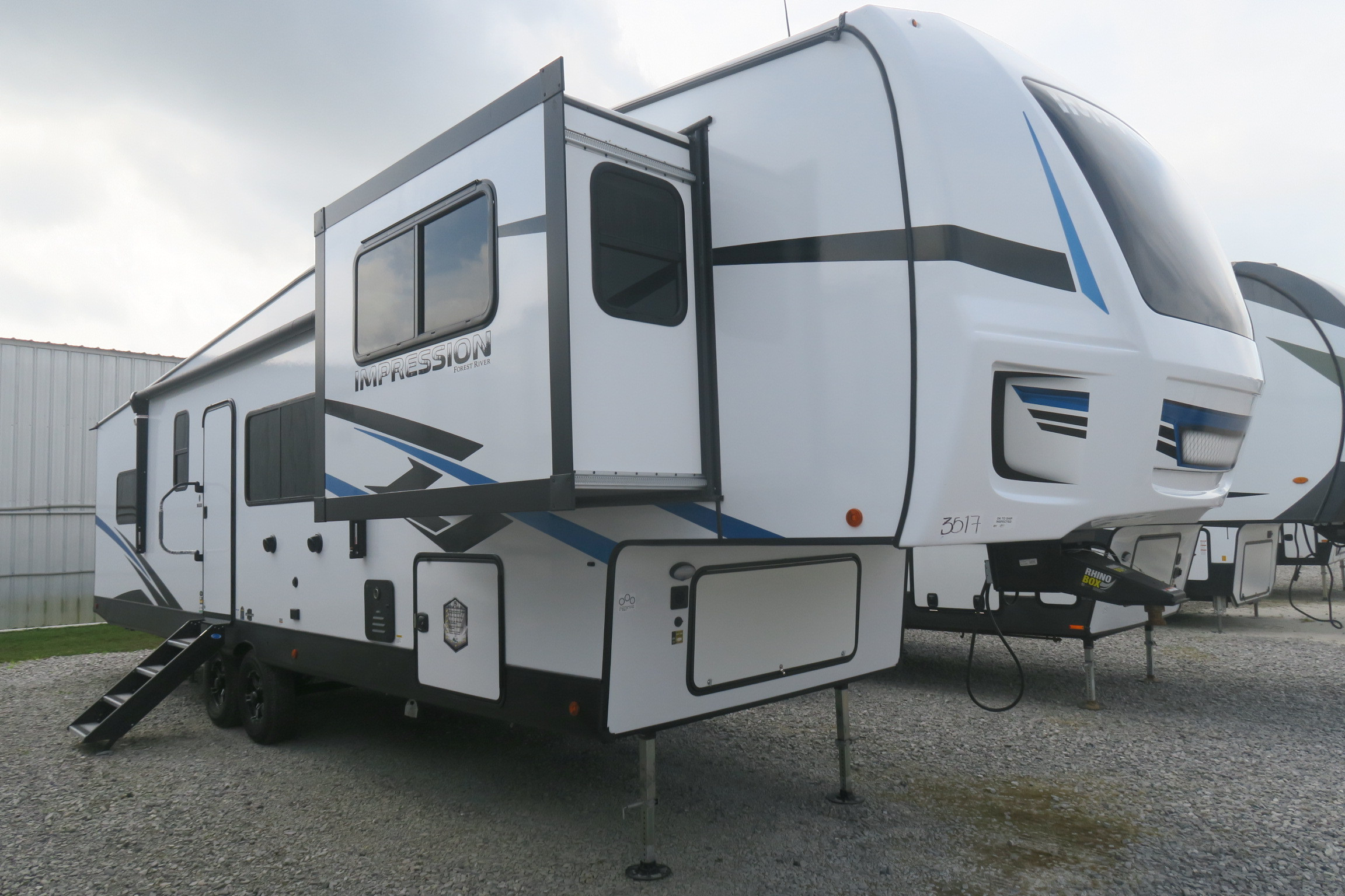 NEW 2023 IMPRESSION 320FL - Overview | Berryland Campers