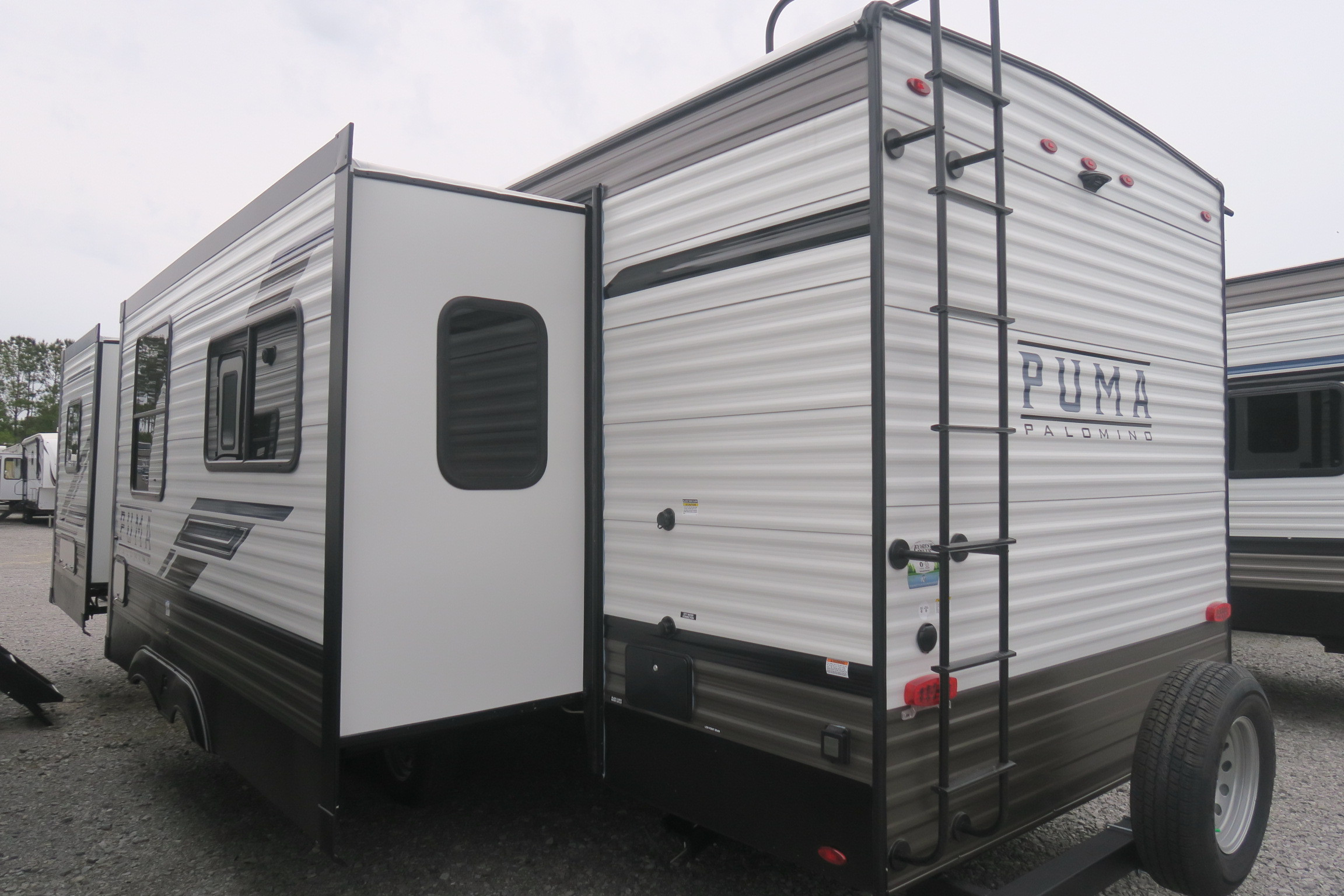 NEW 2023 PUMA 27RBDS - Overview | Berryland Campers