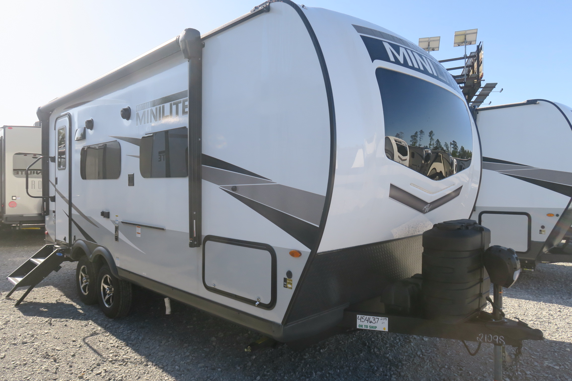 NEW 2023 ROCKWOOD MINI LITE 2109S - Overview | Berryland Campers