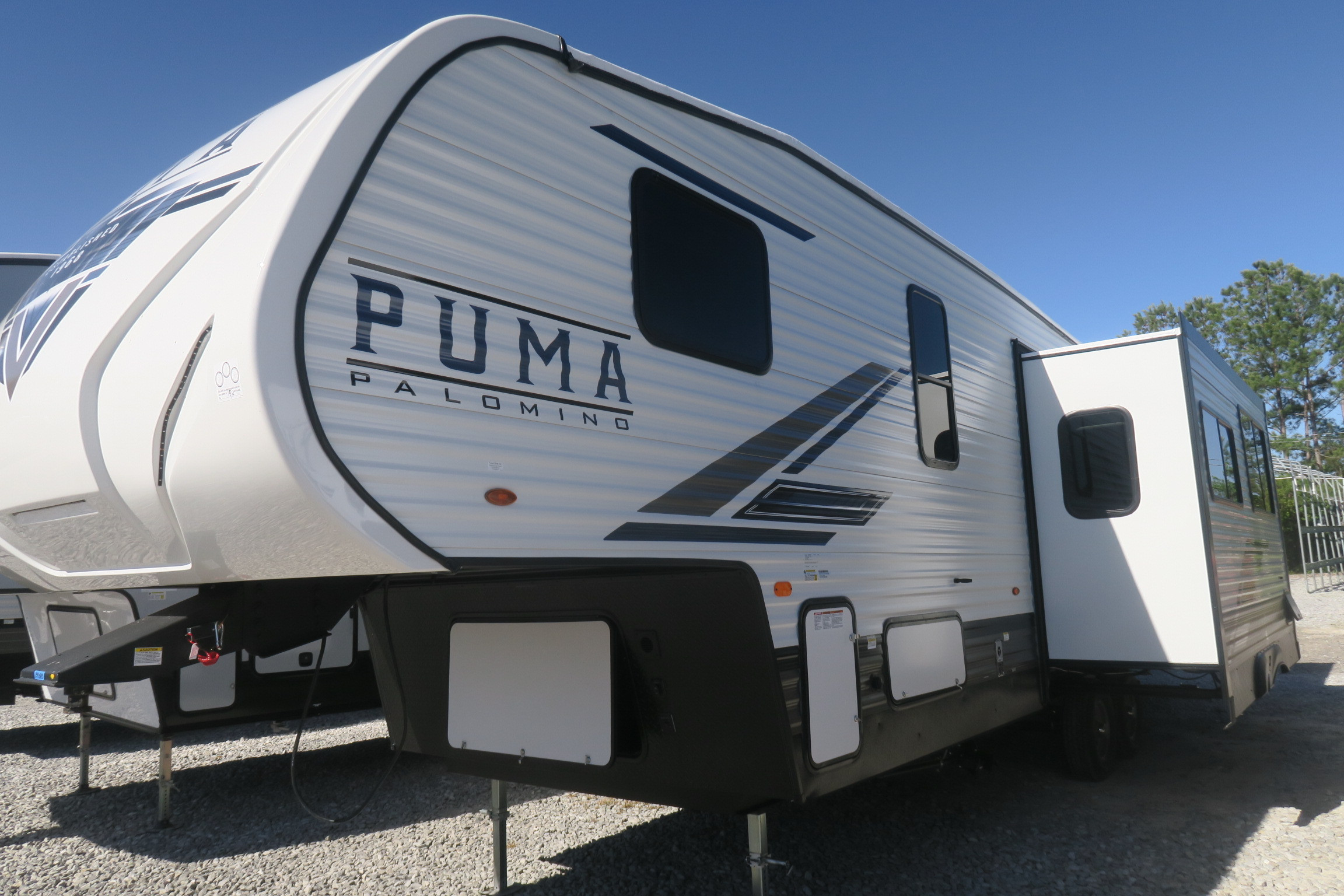 NEW 2023 PUMA 299BHS - Overview | Berryland Campers
