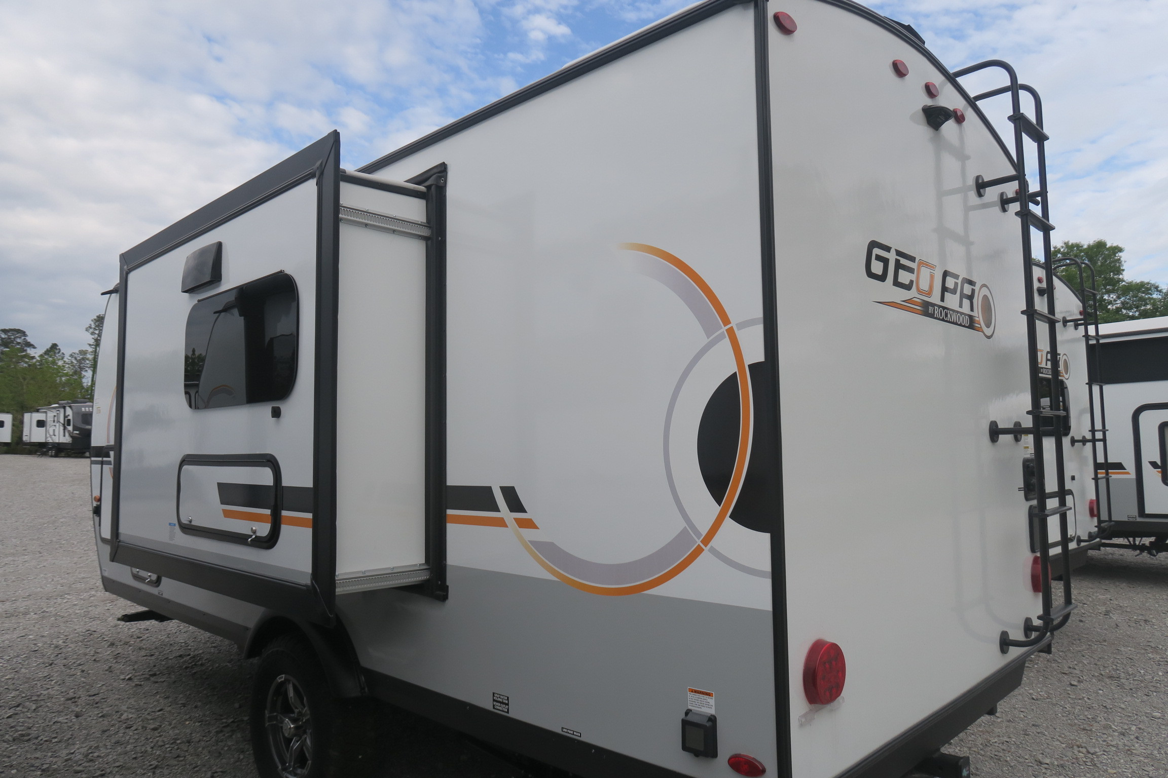 NEW 2023 ROCKWOOD GEO PRO 19FDS - Overview | Berryland Campers