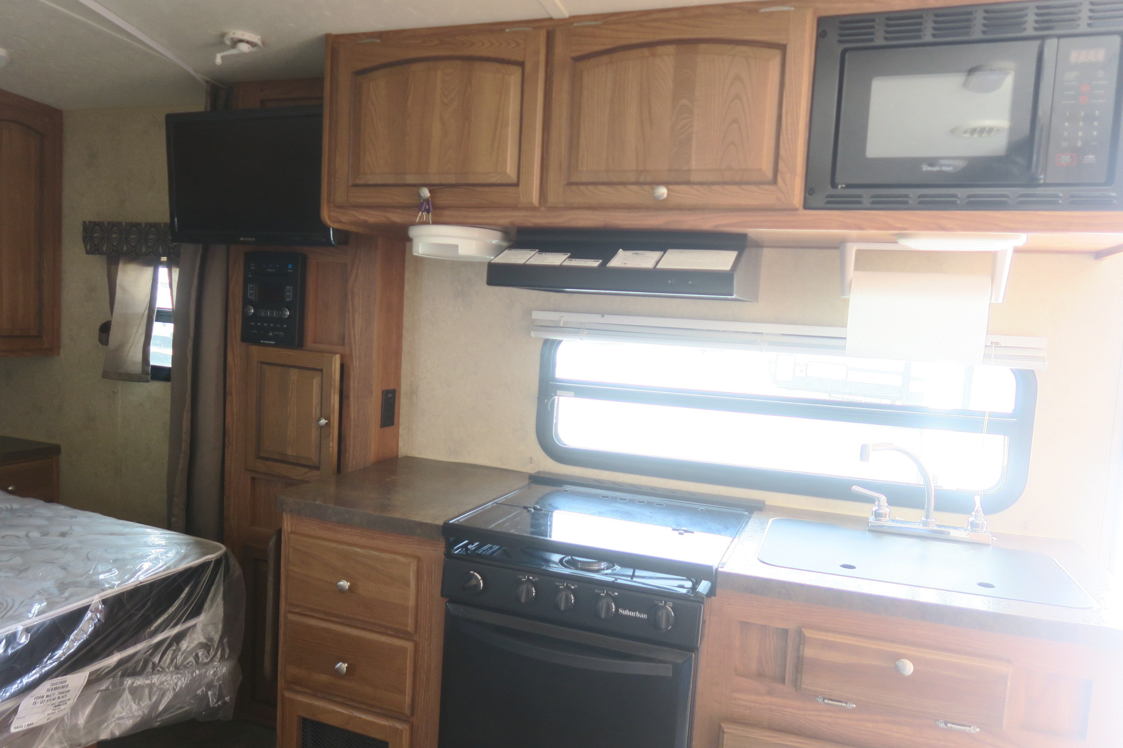 USED 2015 FLAGSTAFF MICRO LITE 21FBRS - Overview | Berryland Campers